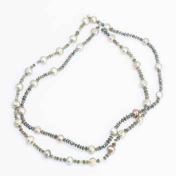 OLE LYNGGAARD COPENHAGEN, cultured freshwater pearls and peridotes ...