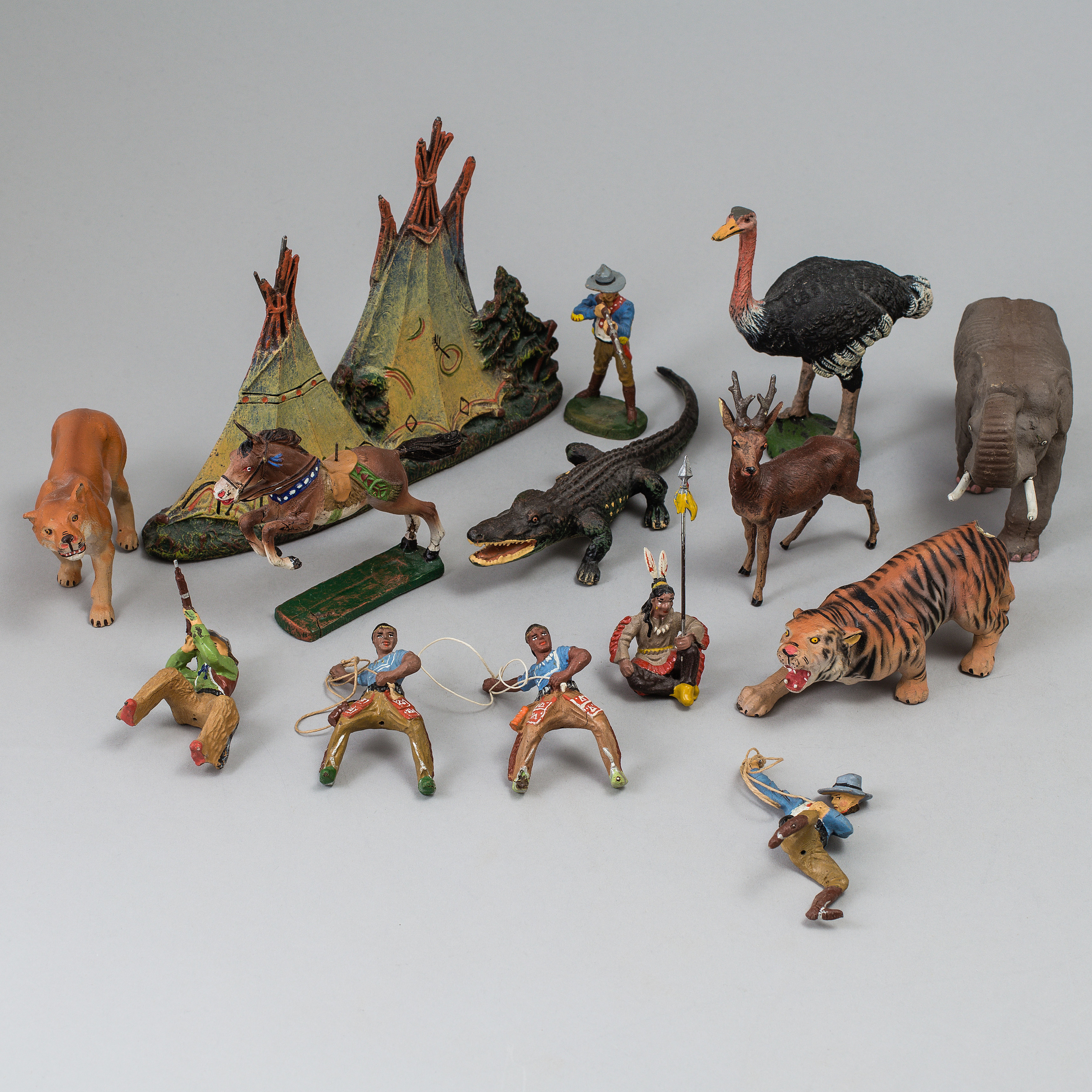 13 pieces of elastolin figures from the 1950's. - Bukowskis