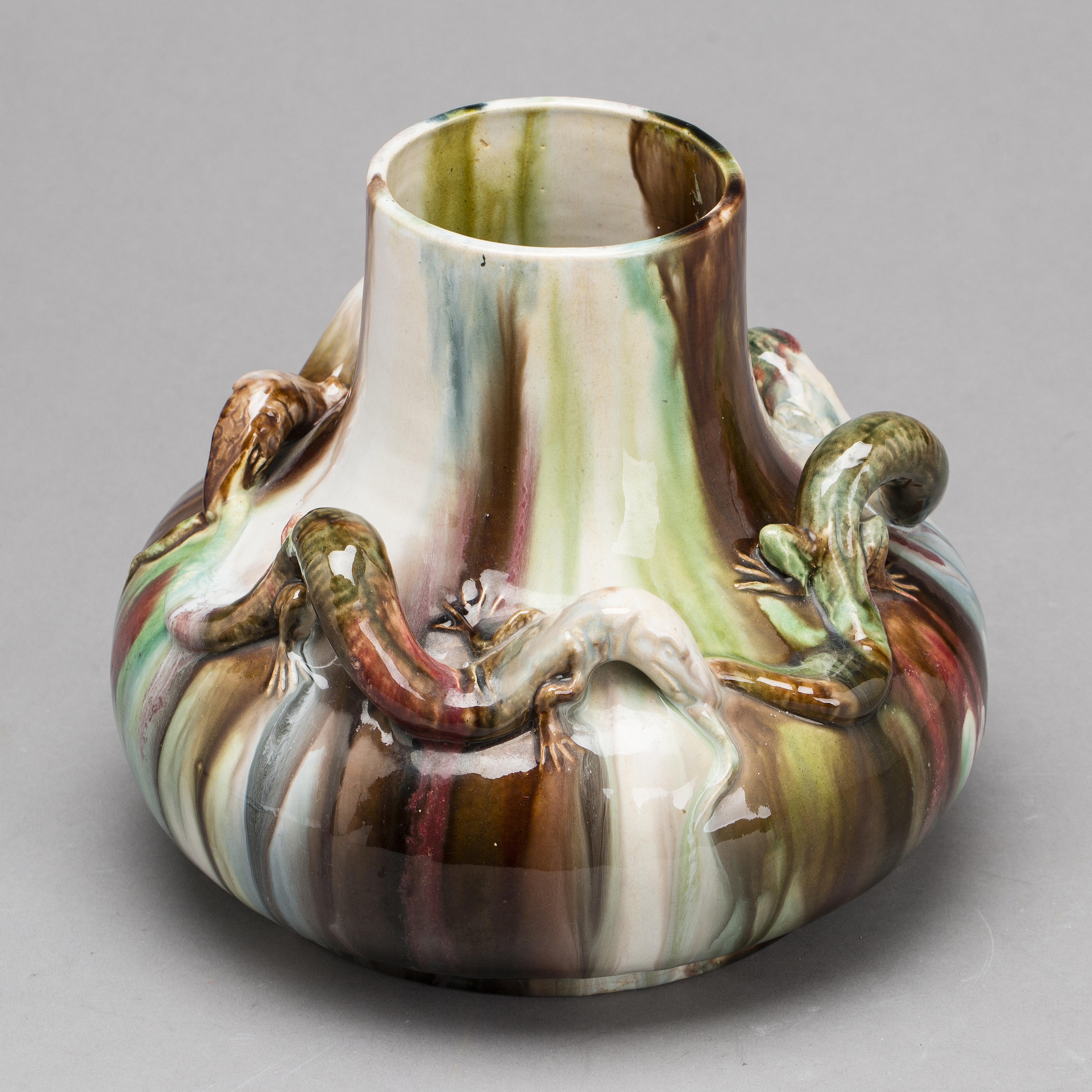 URNA, keramik, jugend, Karl Holst, Höganäs, 1900-talets början. - Bukowskis