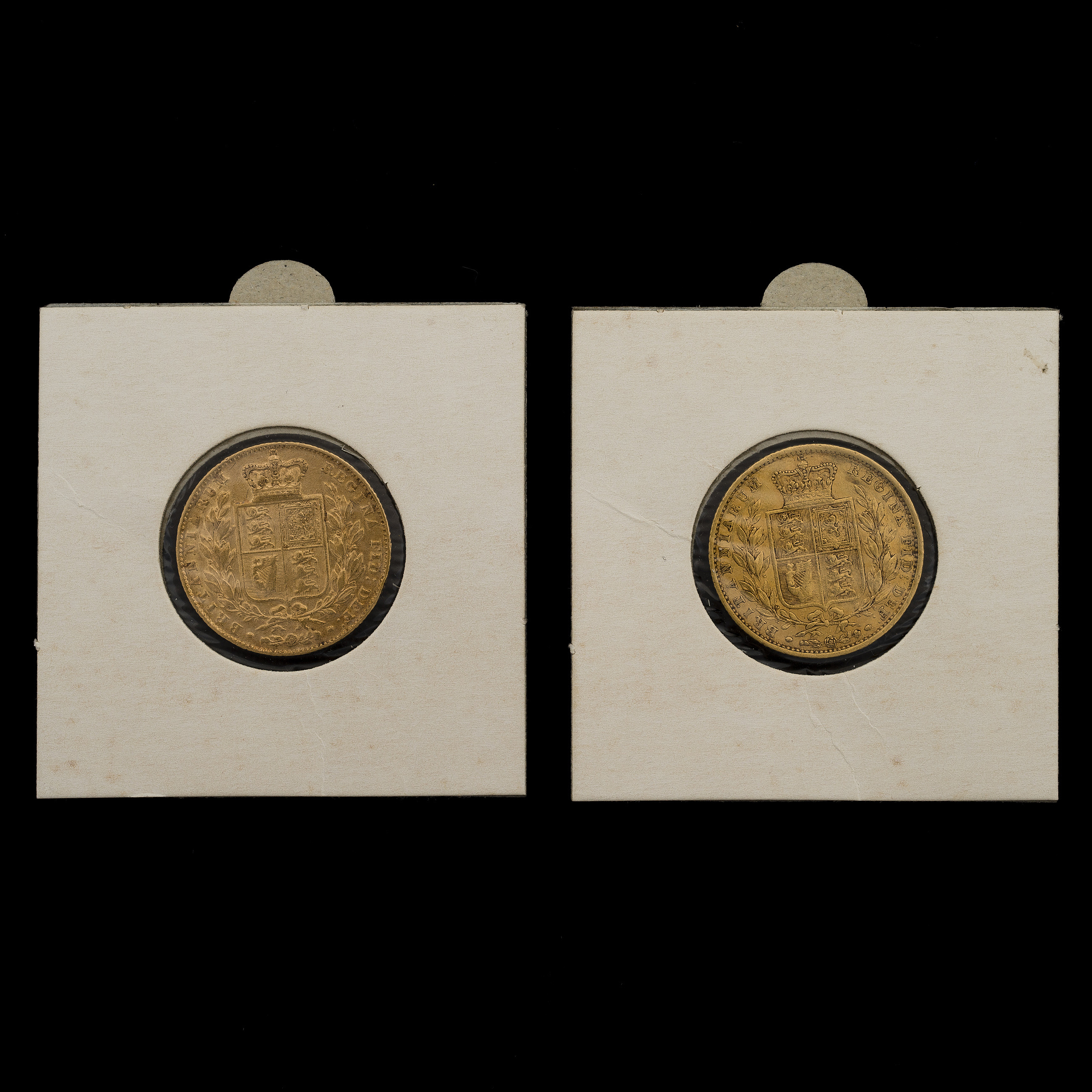 GULDMYNT, 2 st, Victoria Young Head Shield Sovereign-mynt, 1845 och ...
