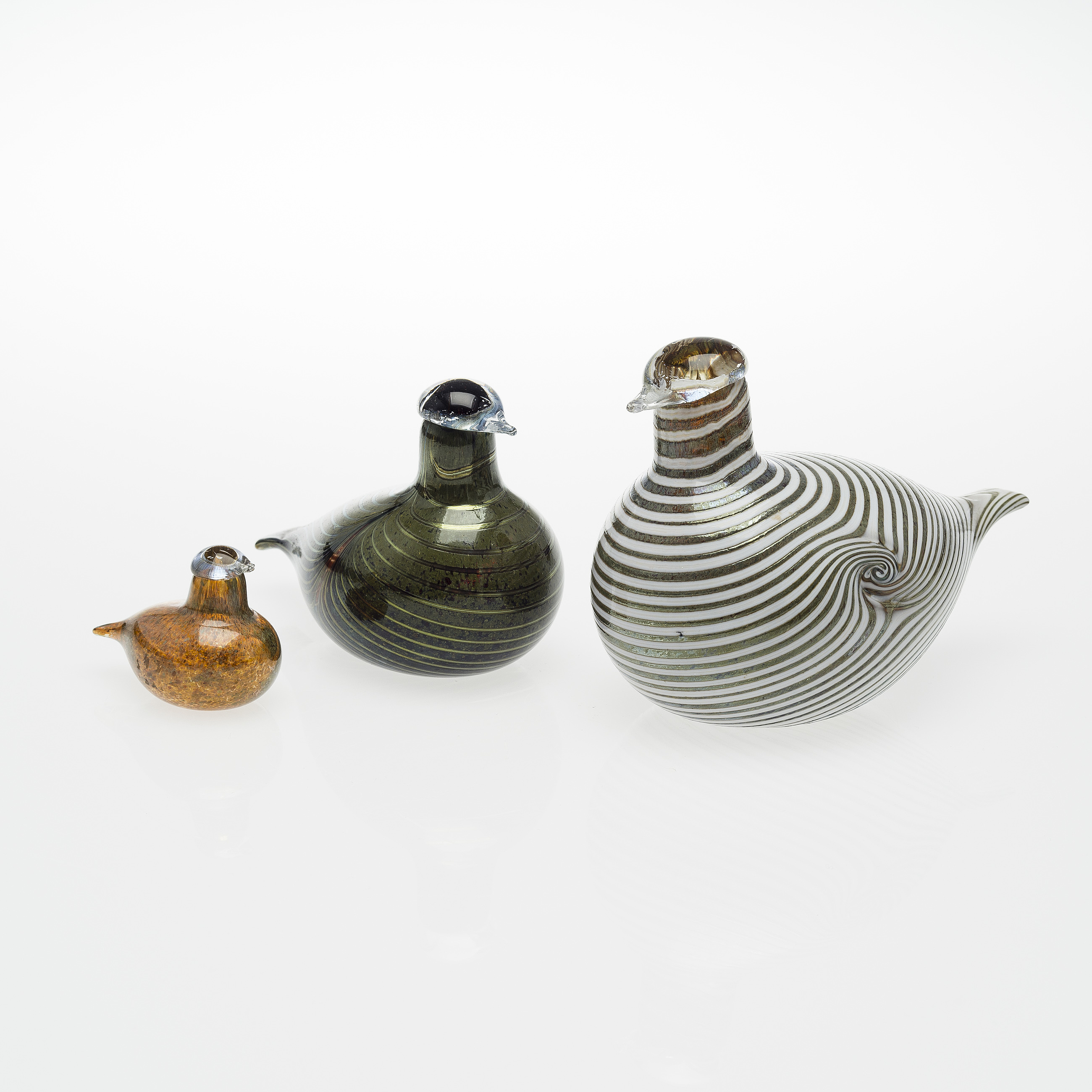 THREE OIVA TOIKKA GLASS BIRDS. - Bukowskis