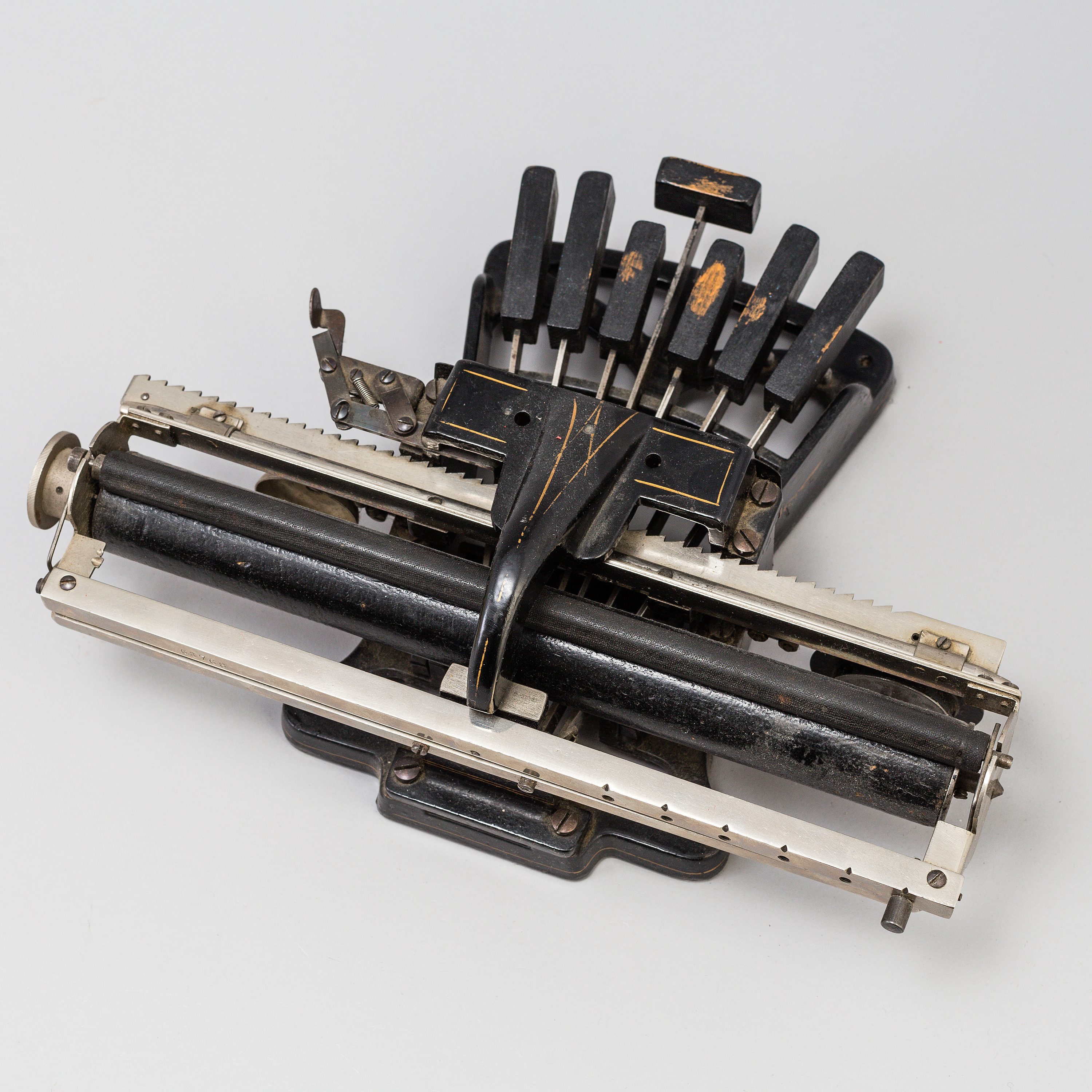 A braille typewriter by Picht, about 1900. - Bukowskis