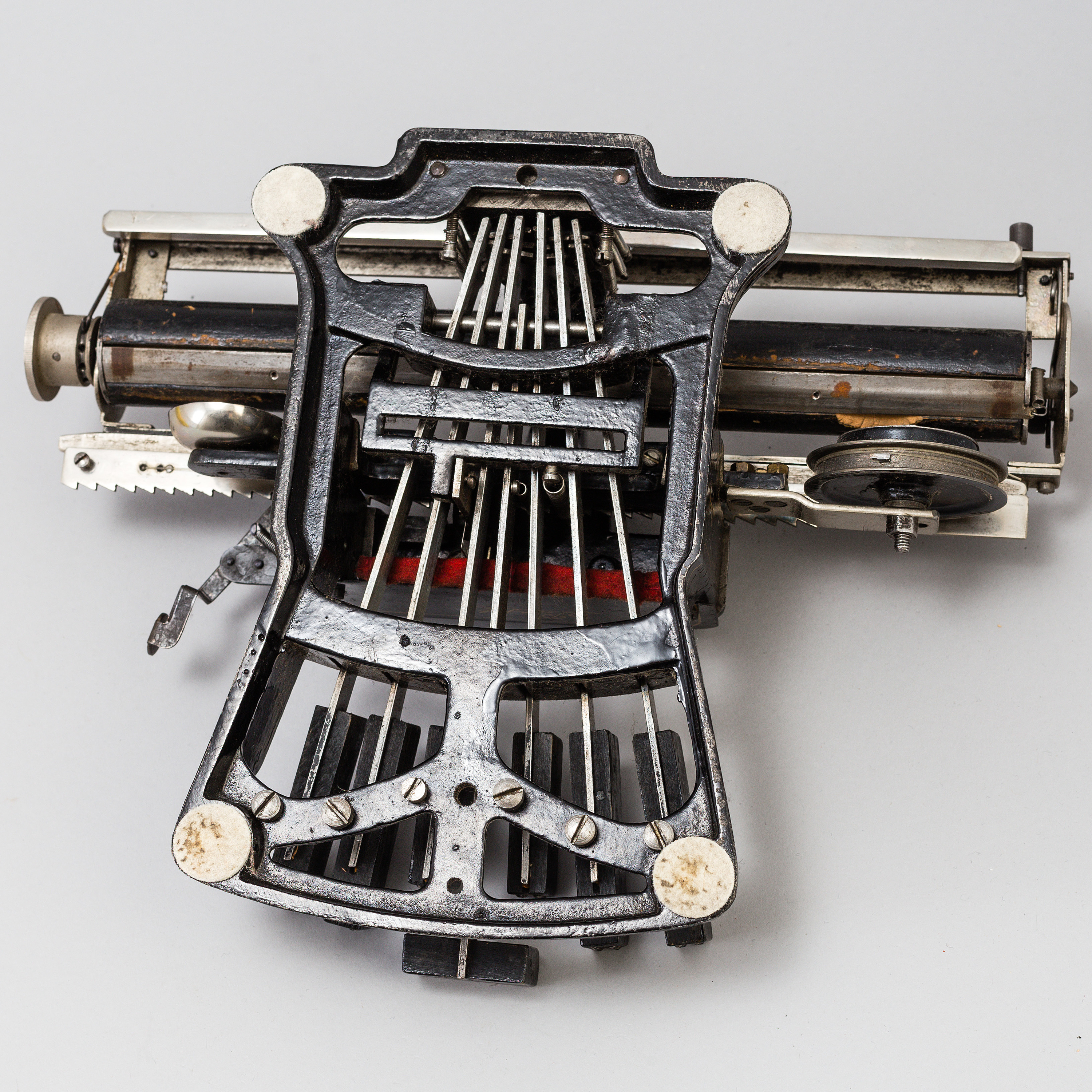 A braille typewriter by Picht, about 1900. - Bukowskis
