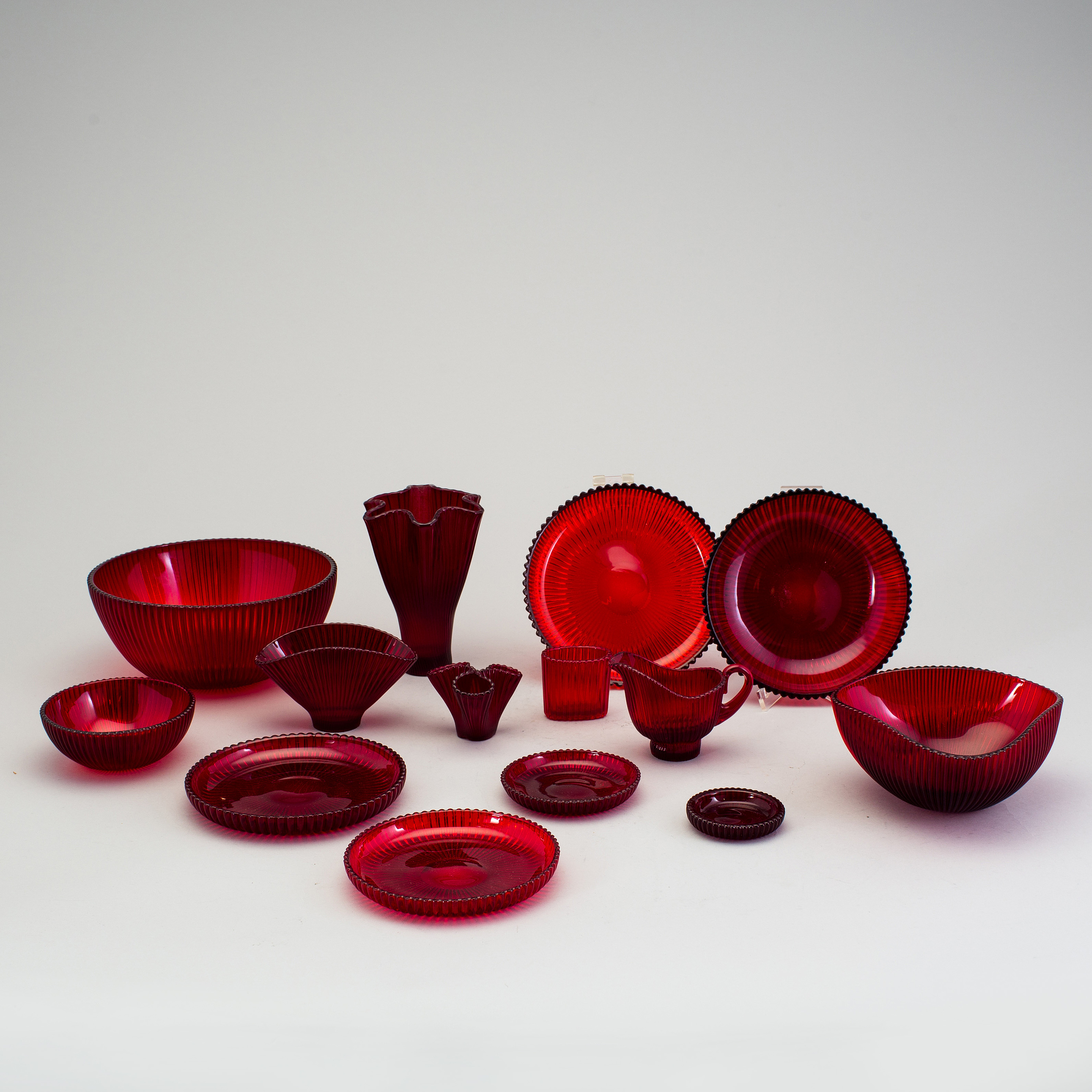 ARTHUR PERCY, 60 psc glass service,"Reffla", Gullaskruf, designed in ...