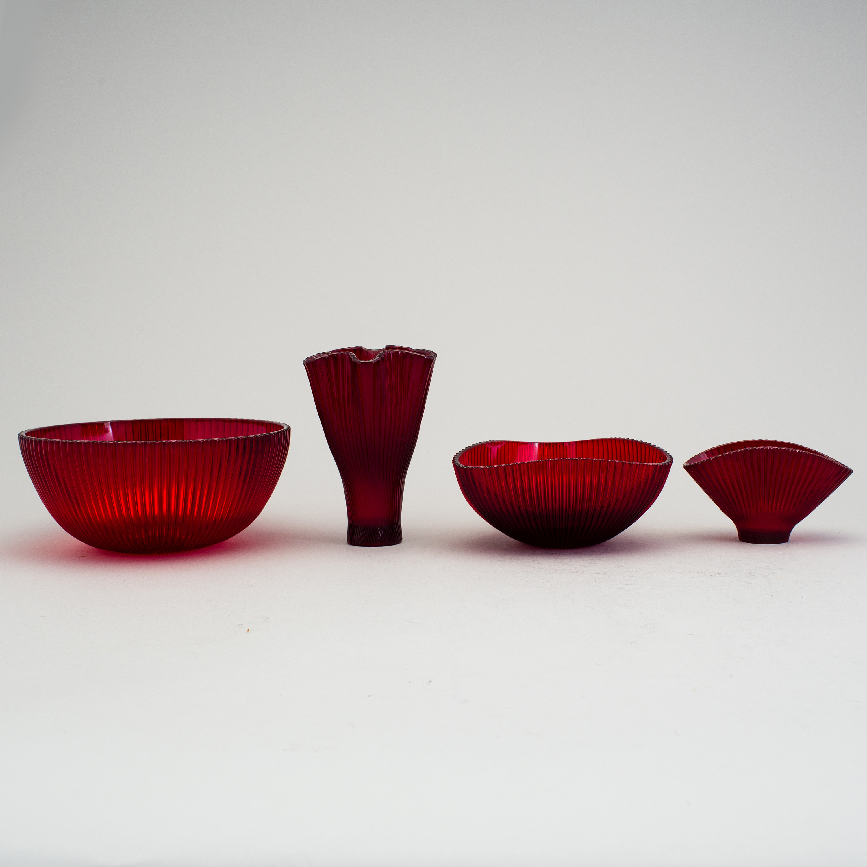 ARTHUR PERCY, 60 psc glass service,"Reffla", Gullaskruf, designed in ...