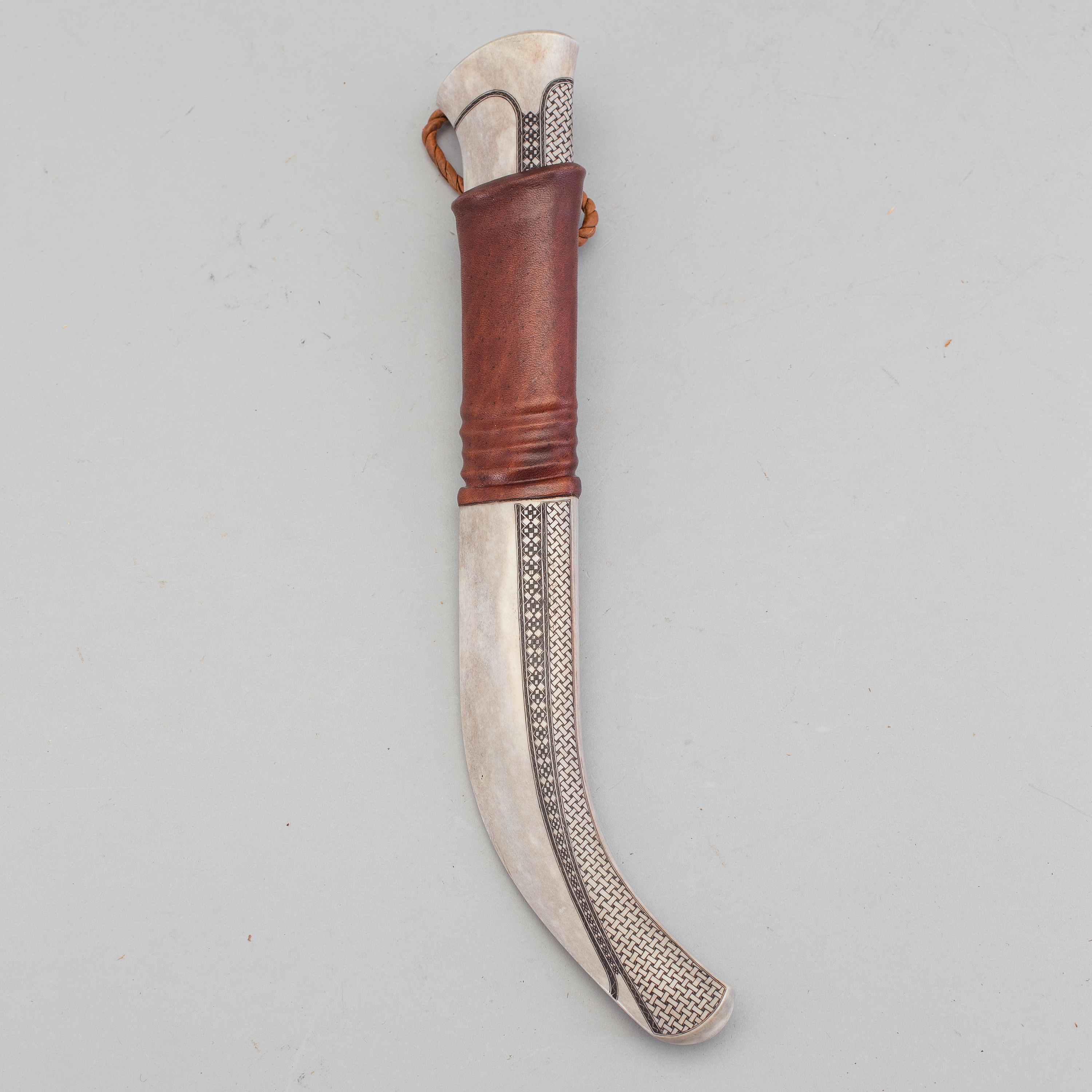 A traditional sami knife by Kay Isaksson in Lycksele. - Bukowskis