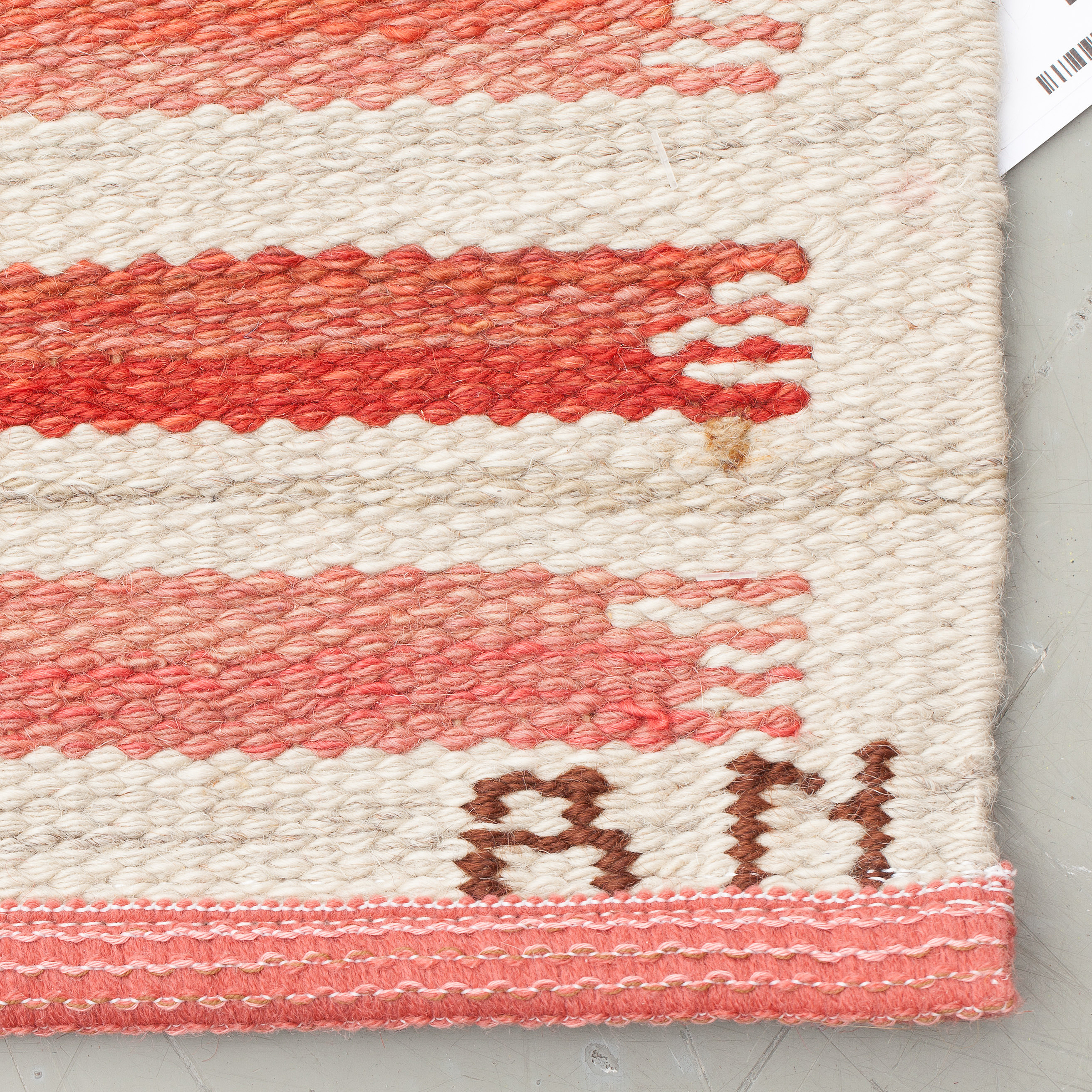 MATTA, "Smultron", gobelängteknik, 295 x 171,5 cm, signerad AB MMF BN ...