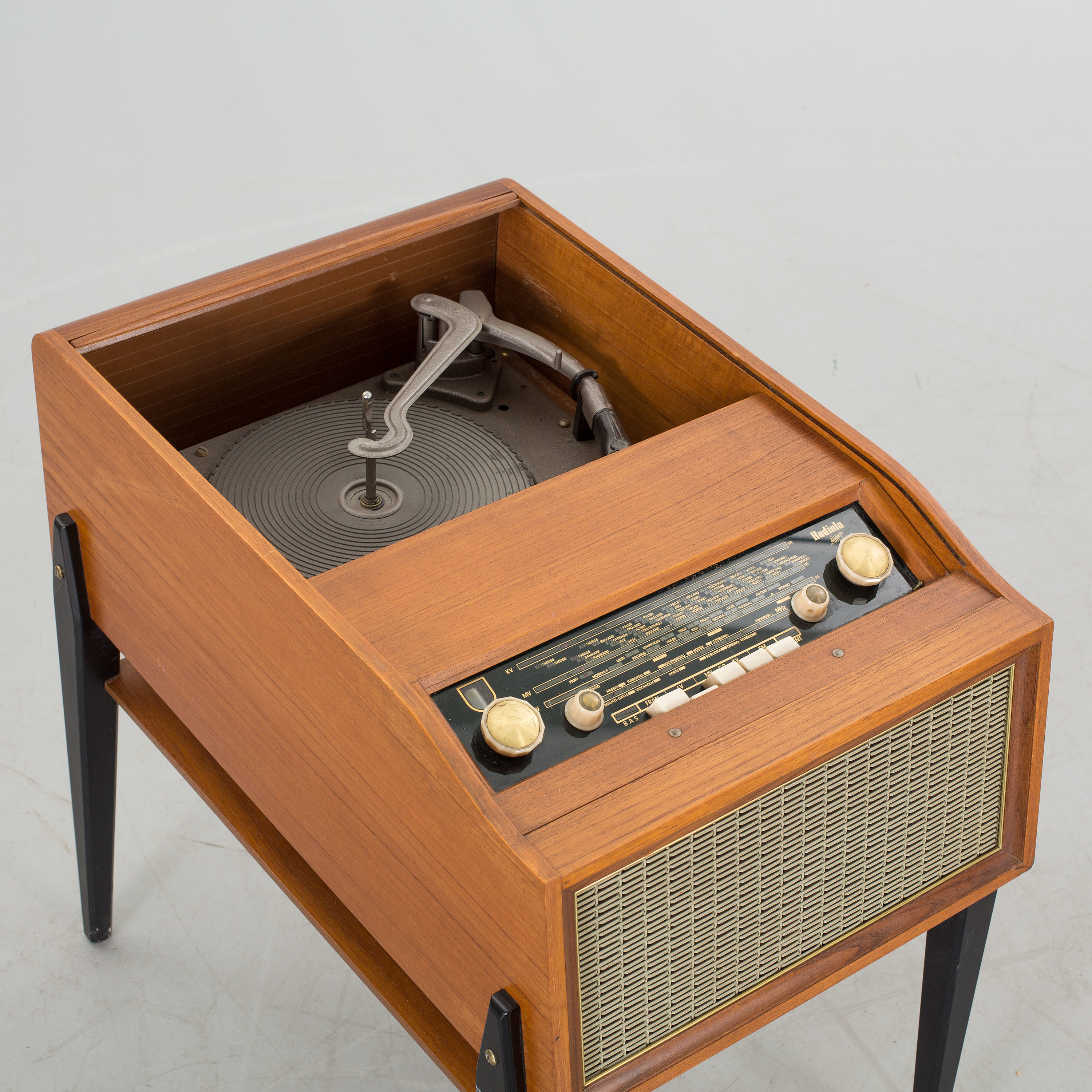 RADIOGRAMMOFON, Radiola LM Ericsson. - Bukowskis