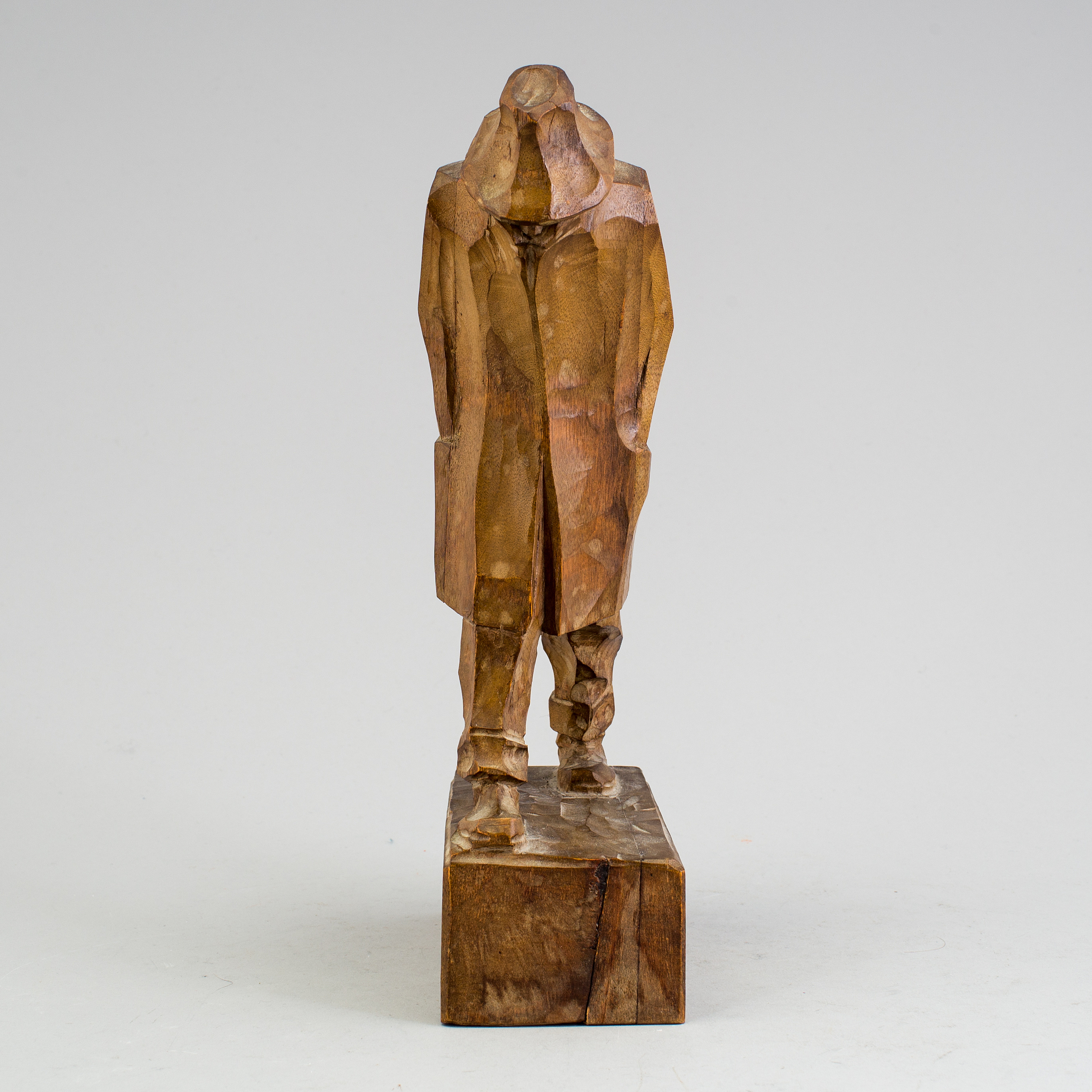 A wooden sculpture signed Aug. Rungaldier 1939. - Bukowskis