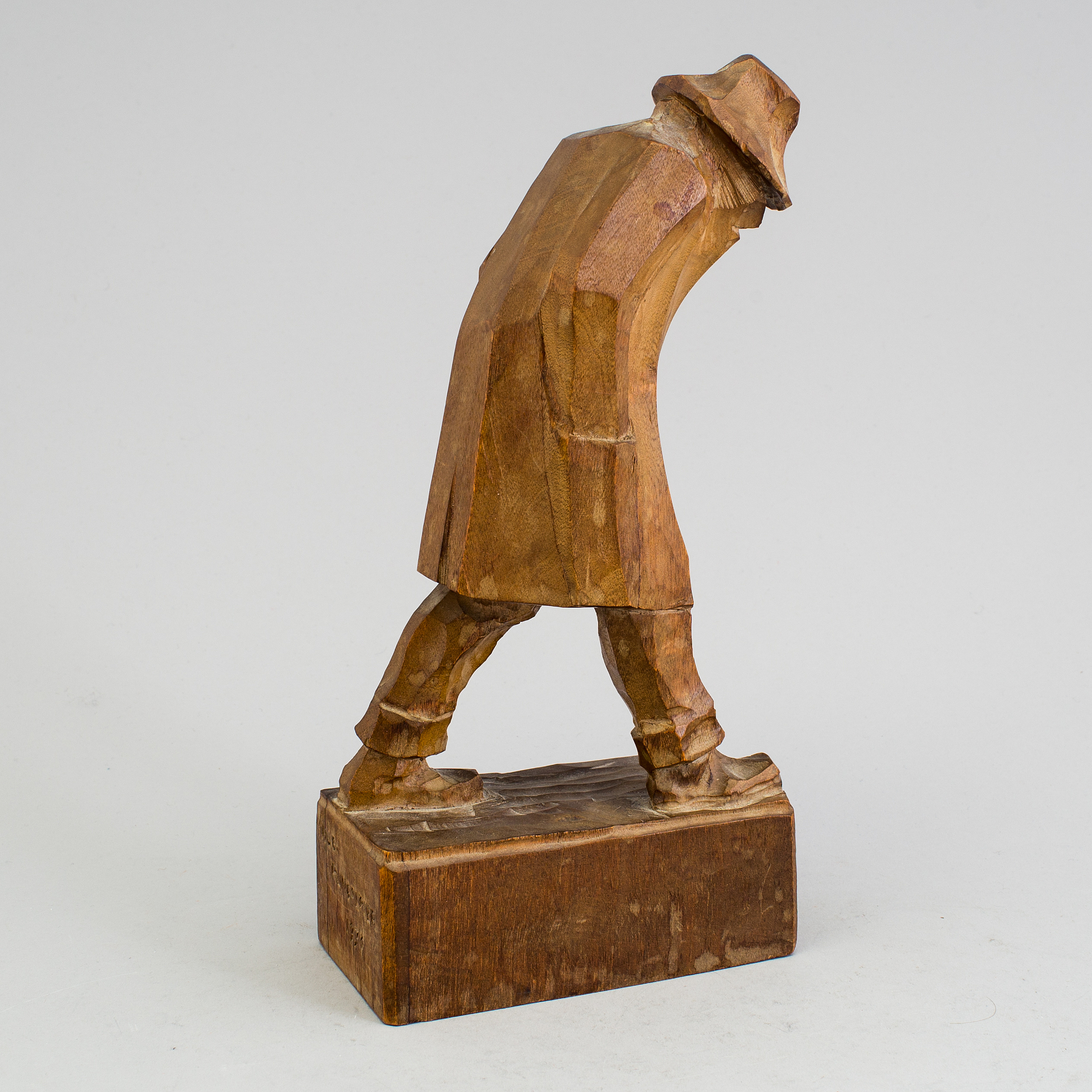 A wooden sculpture signed Aug. Rungaldier 1939. - Bukowskis