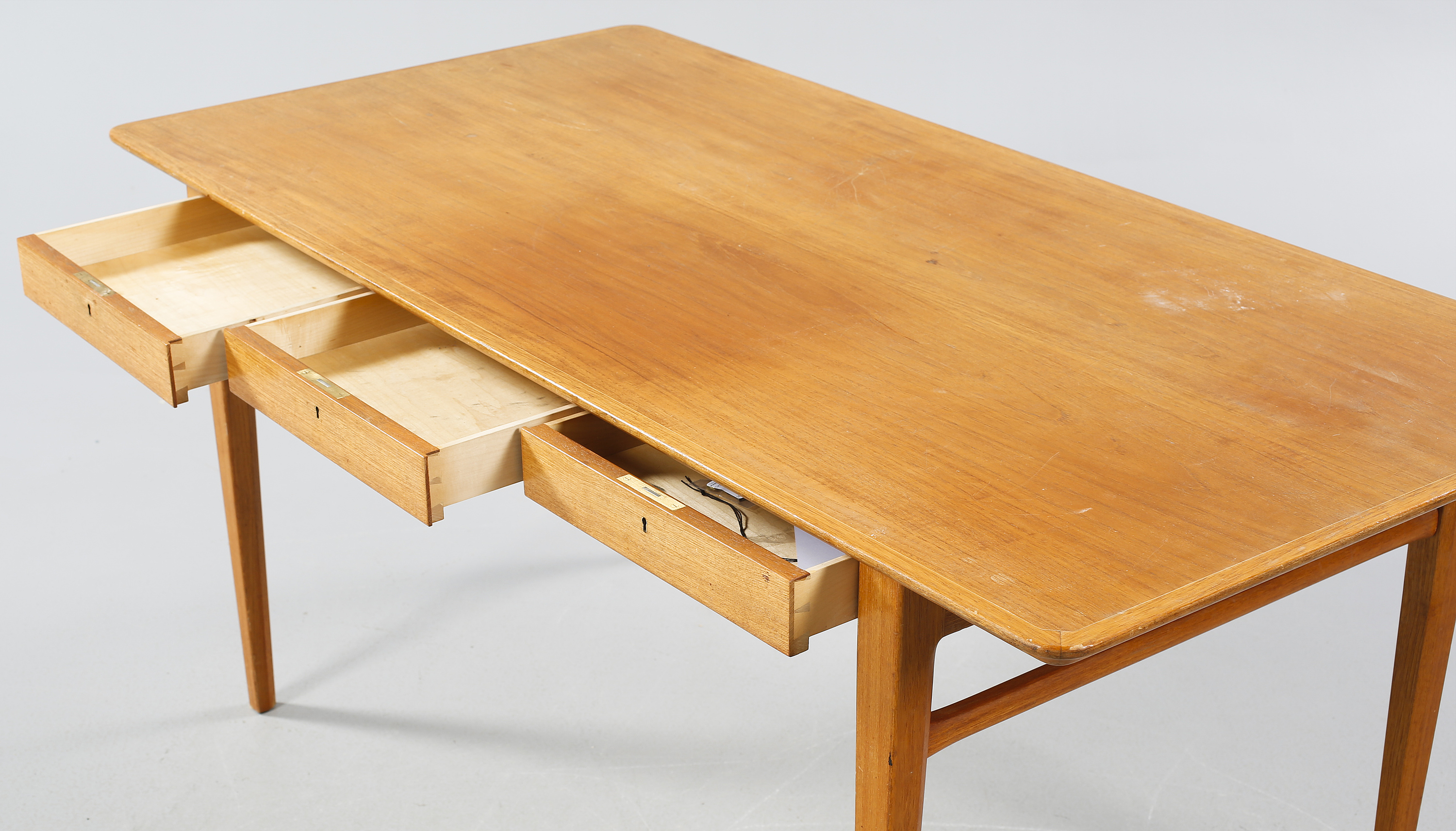 A 1950s desk. - Bukowskis