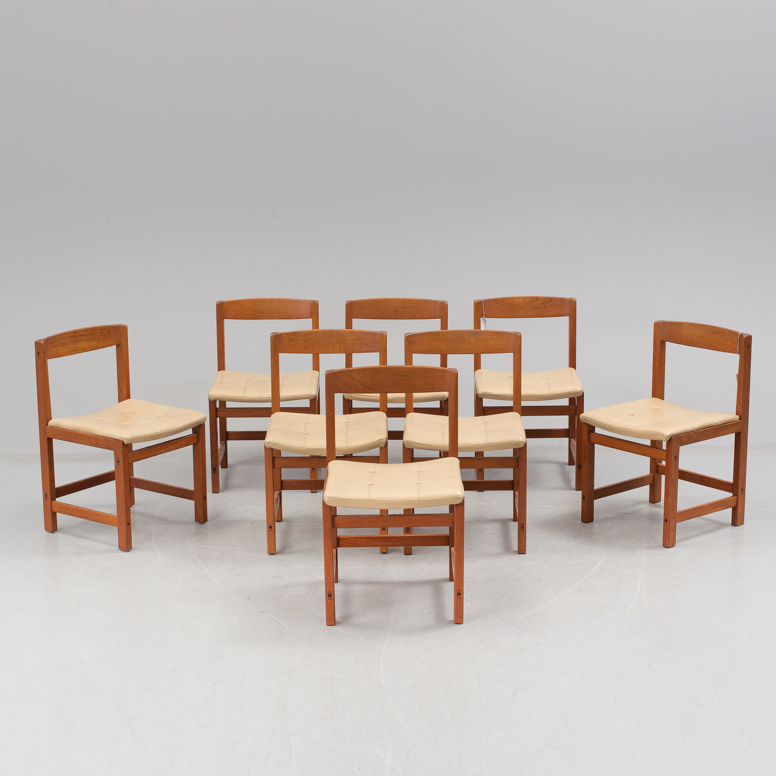 A set of eight 20th century chairs. - Bukowskis