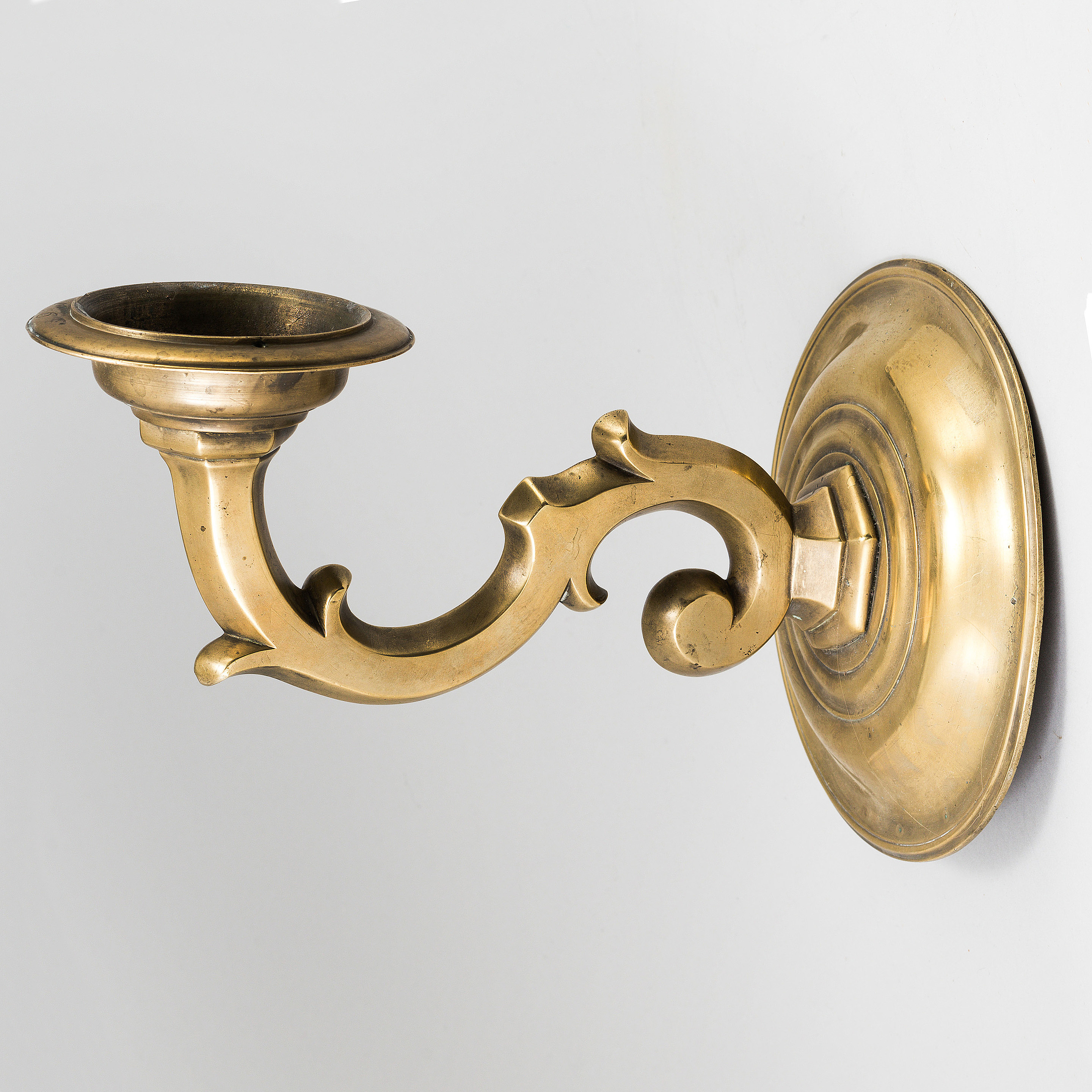 A bronze baroque wall sconce 17/18th century. - Bukowskis