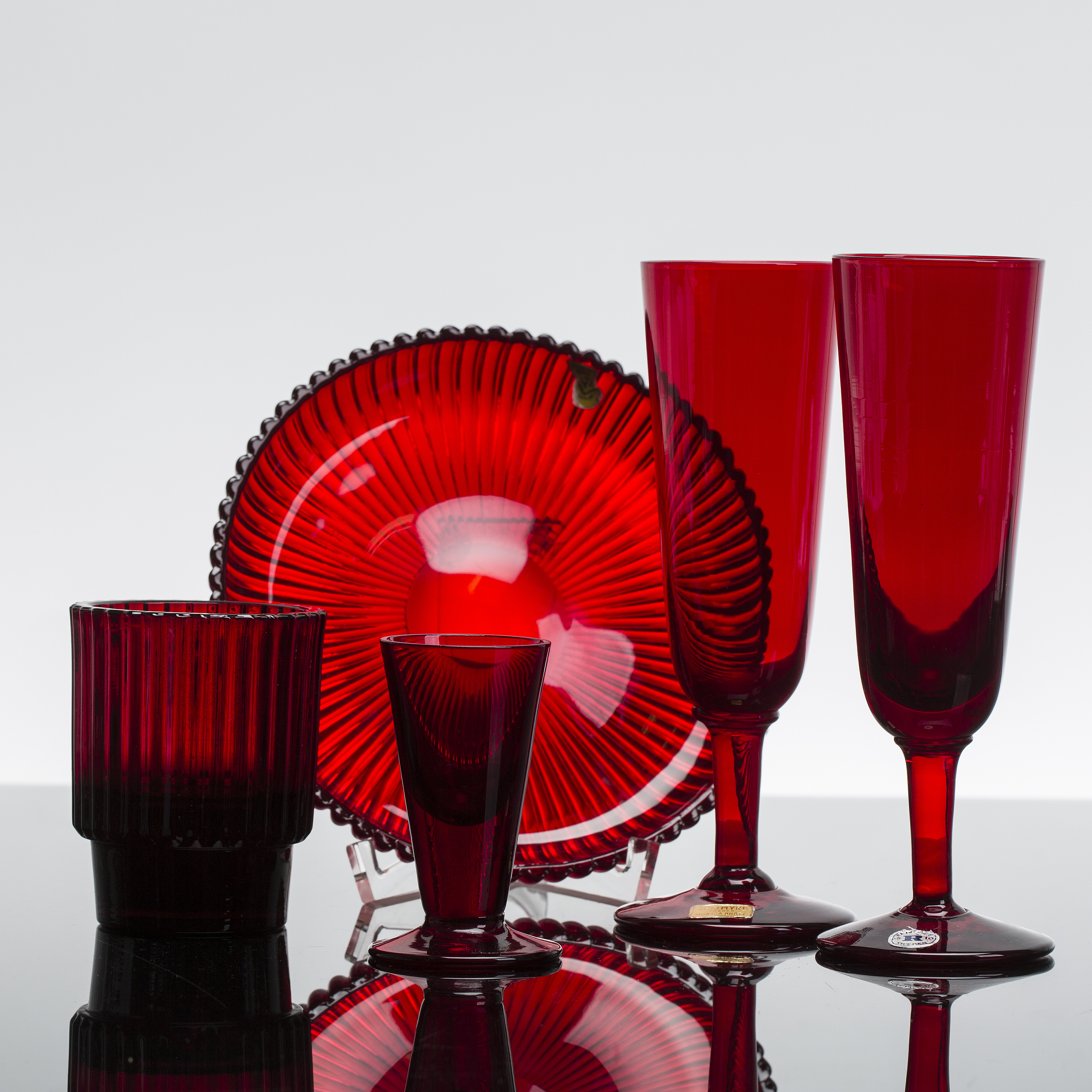 33 PIECES OF GLASS SERVICE PARTS BY REIJMYRE AND GULLASKRUF. - Bukowskis