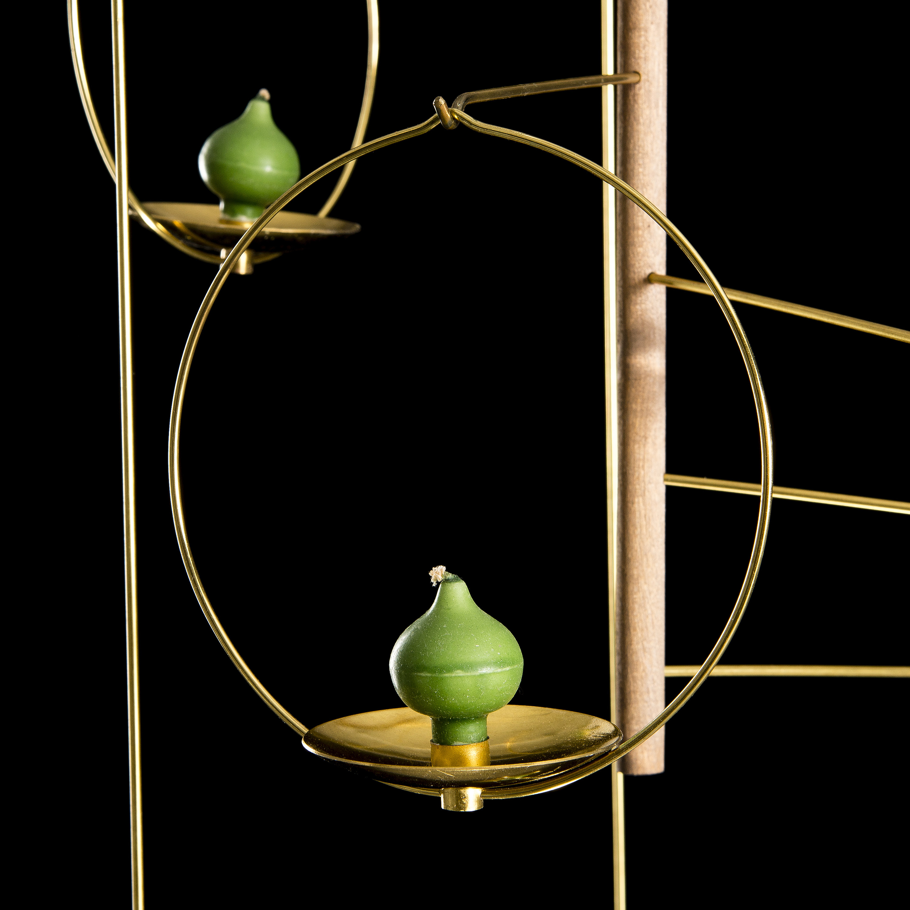 A 1960´S BRASS MOBILE CANDLEHOLDER "TULITUS". - Bukowskis