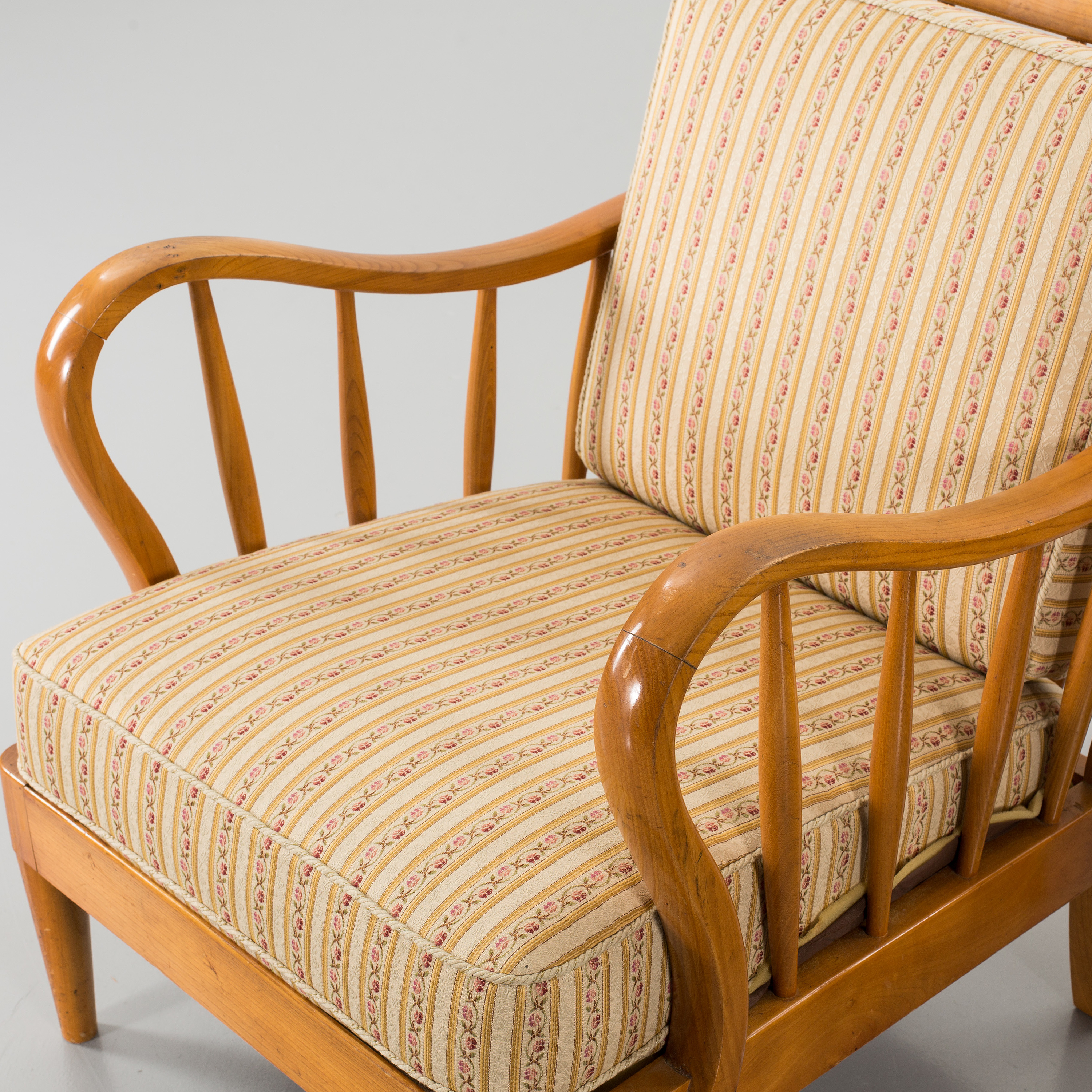 A pair of 1940's lounge chairs. - Bukowskis