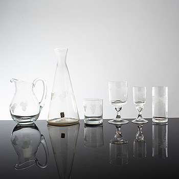A 49 piece "Swedish Old" glass service by Reijmyre. - Bukowskis