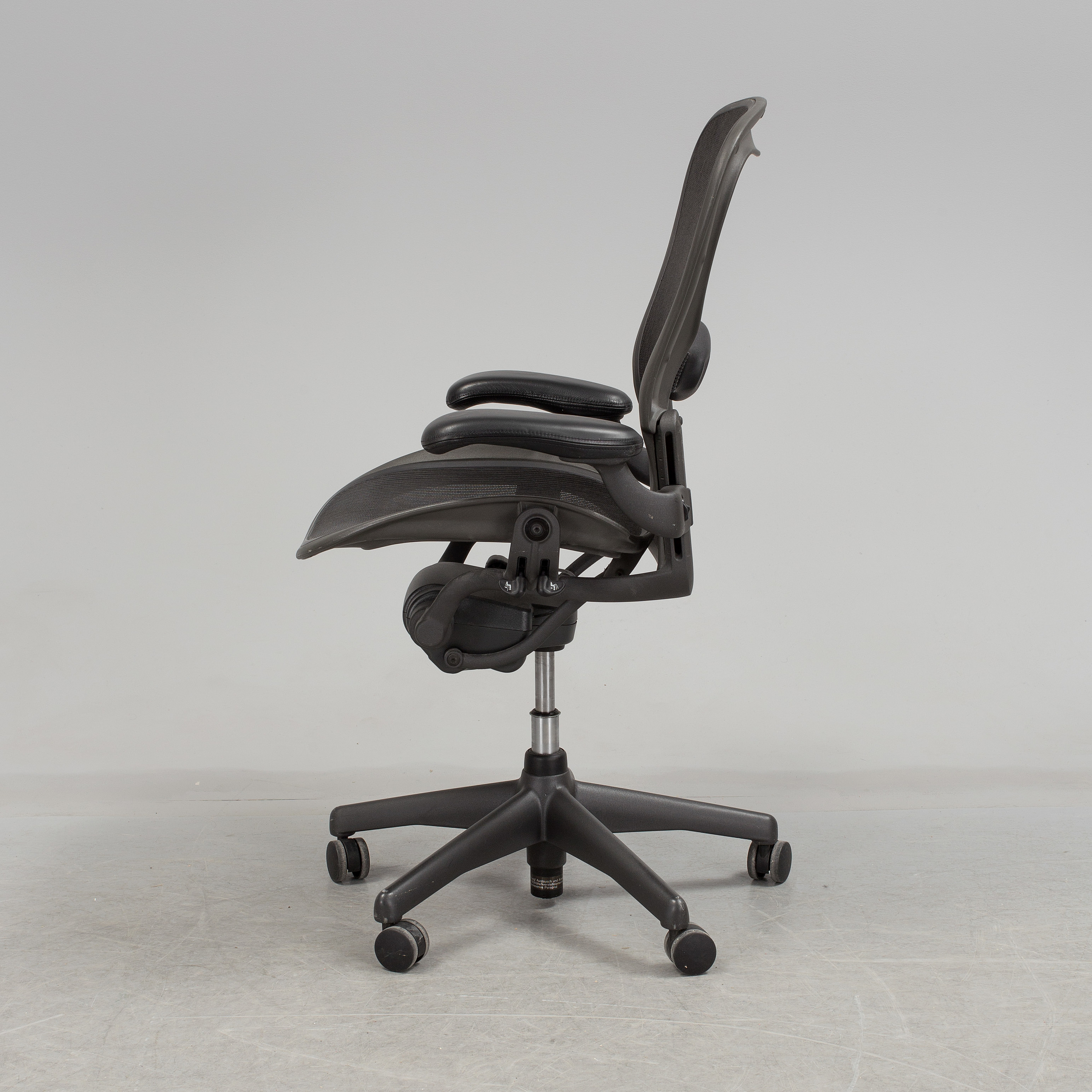 DON CHADWICK / BILL STUMPF, skrivbordsstol, "Aeron", Herman Miller ...