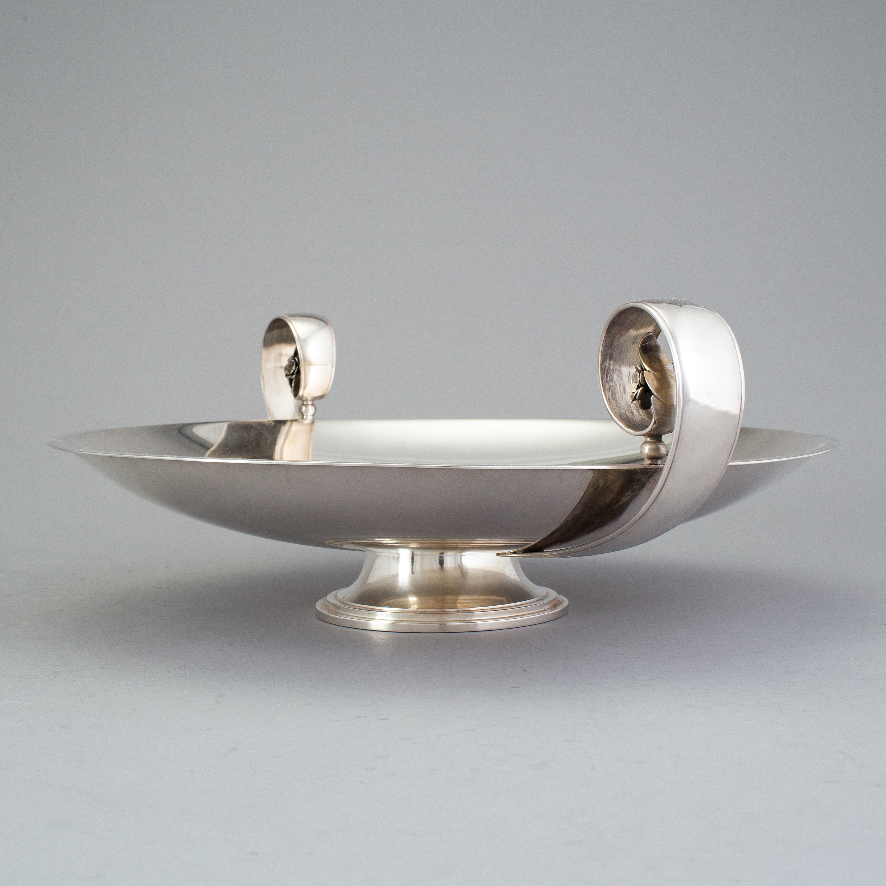 An Atelier Borgila sterling silver bowl, Stockholm 1930. - Bukowskis