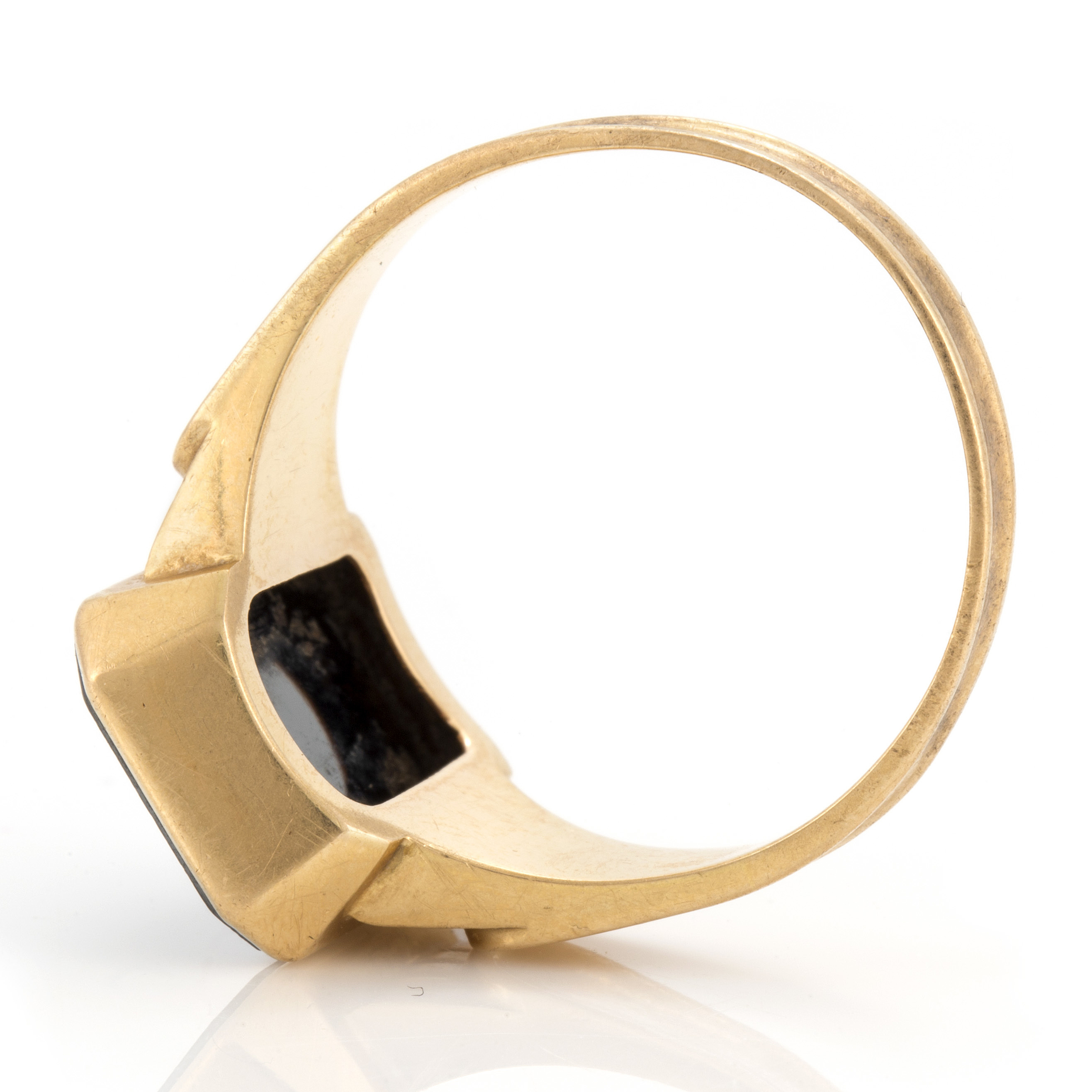 KLACKRING med hematit. - Bukowskis