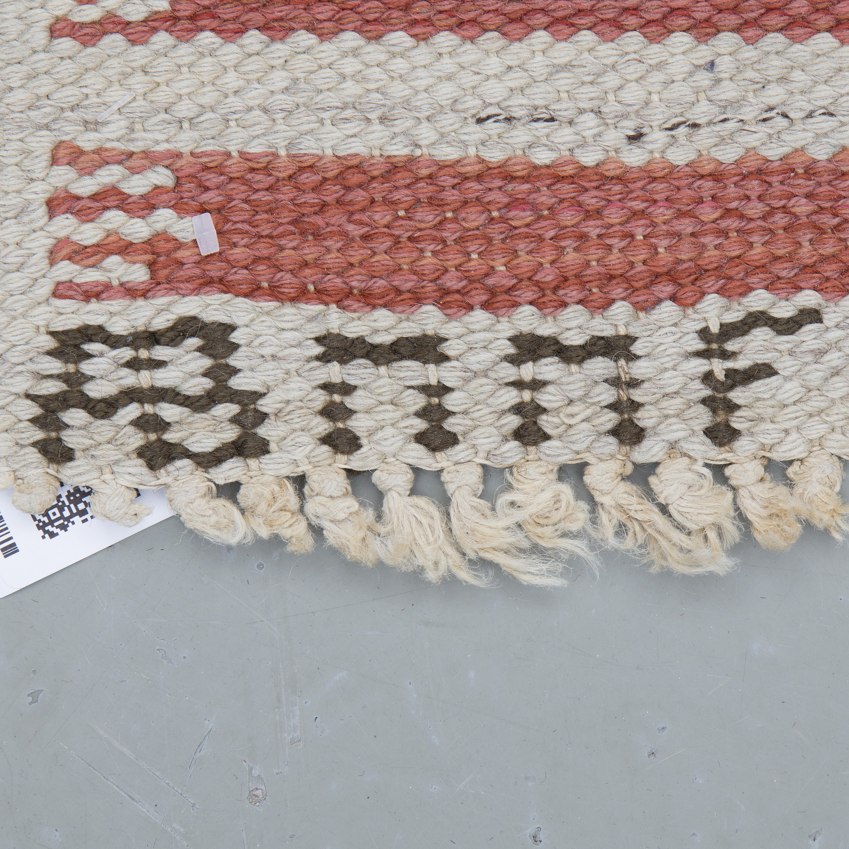 MATTA, "Smultron", gobelängteknik, 131,5 x 75 cm, signerad AB MMF BN ...