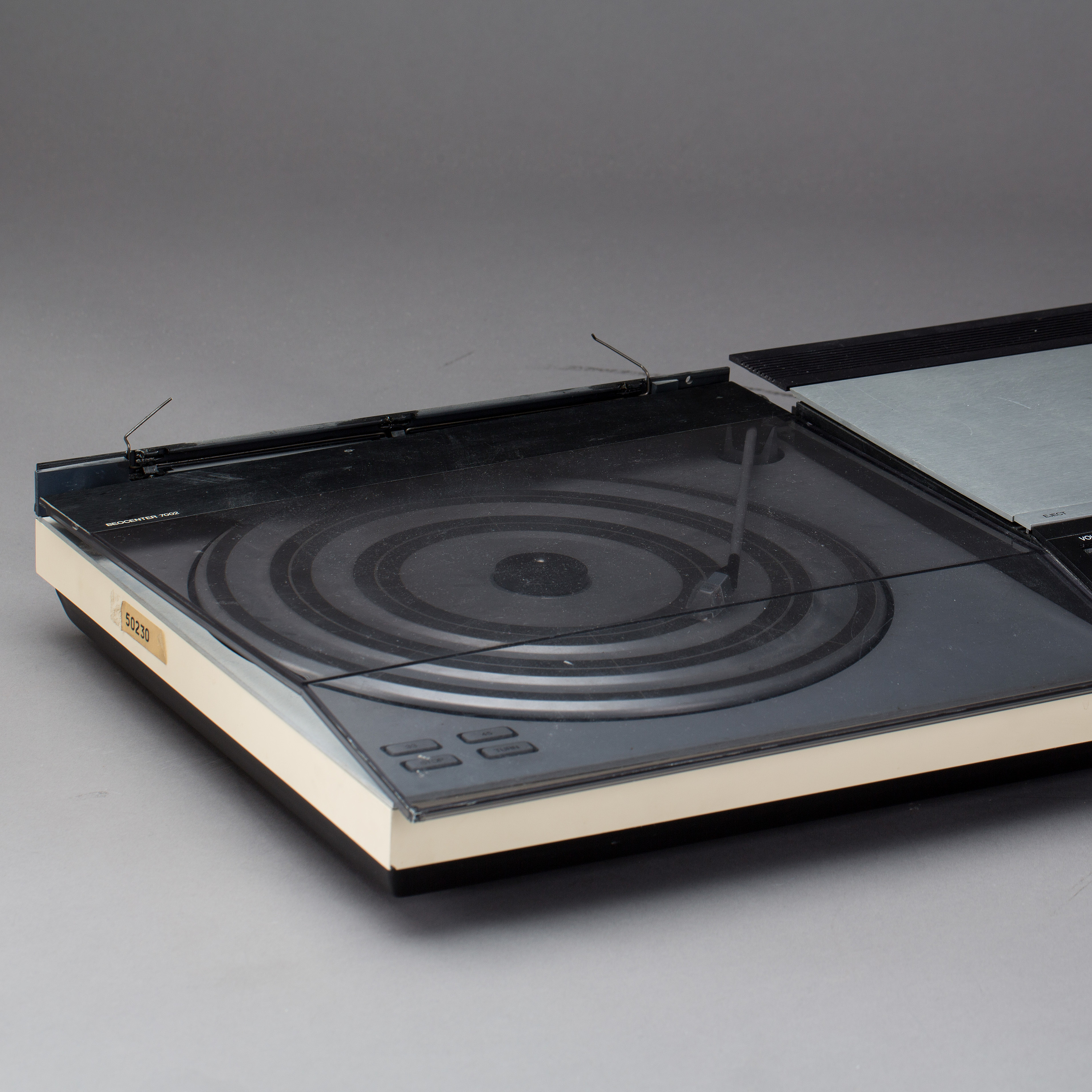 SKIV/KASSETTBANDSPELARE och RADIO, "Beocenter 7002", formgiven av Jacob ...