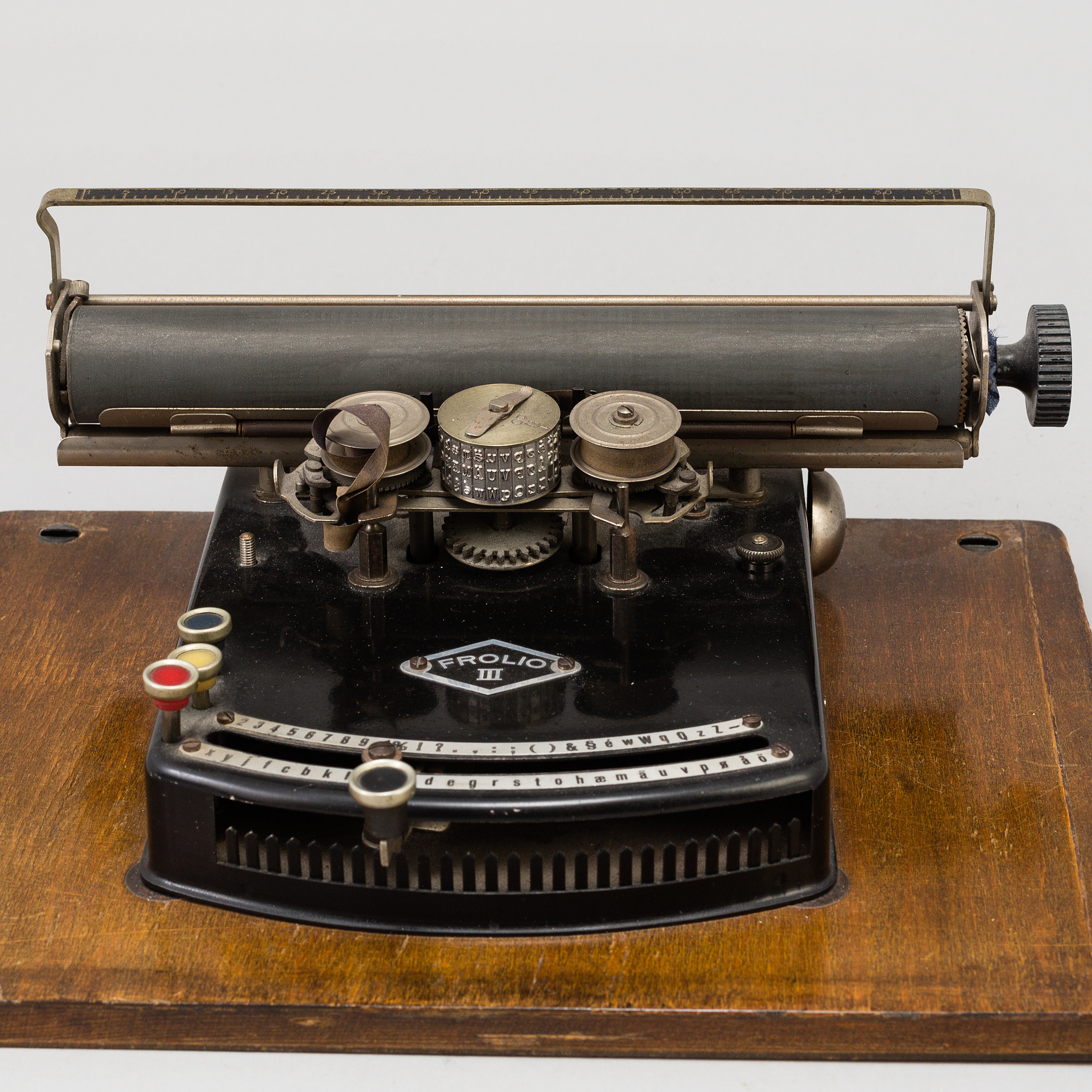A FROLIO III TYPEWRITER, early 20th century. - Bukowskis