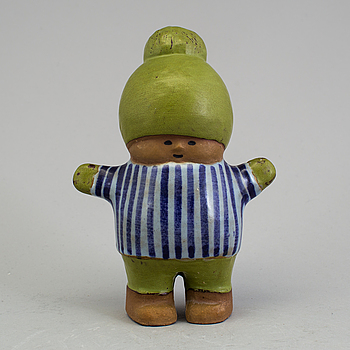 A LISA LARSON stoneware figurine "Kalle" from the series "Larsons Ungar", Gustavsberg. - Bukowskis