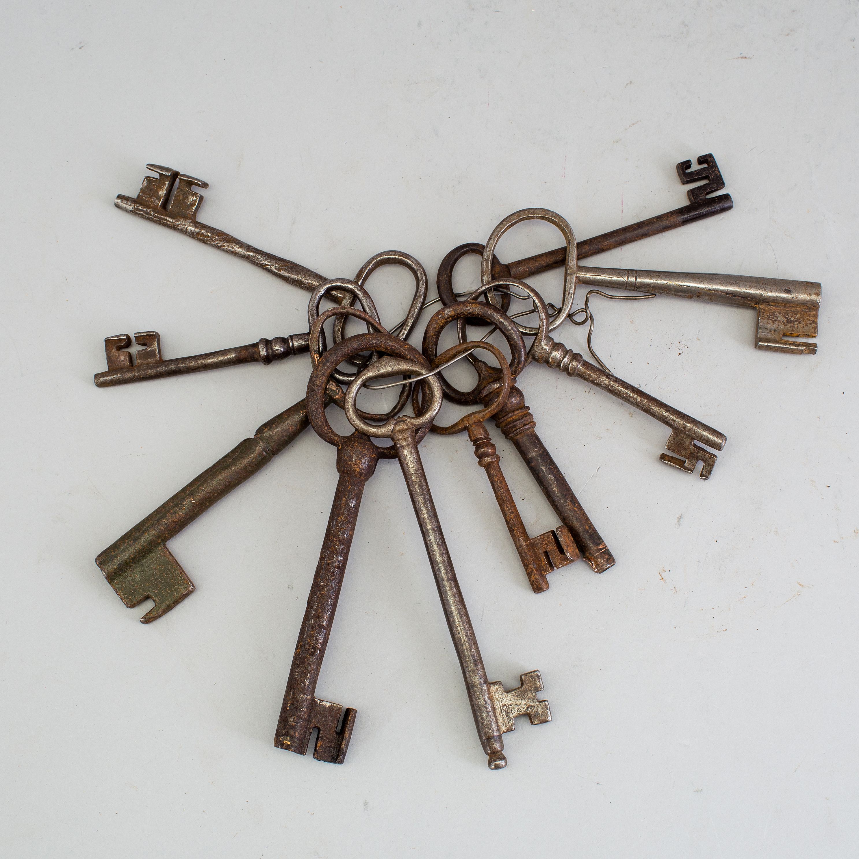 A set of ten 17th/18th century iron keys. - Bukowskis