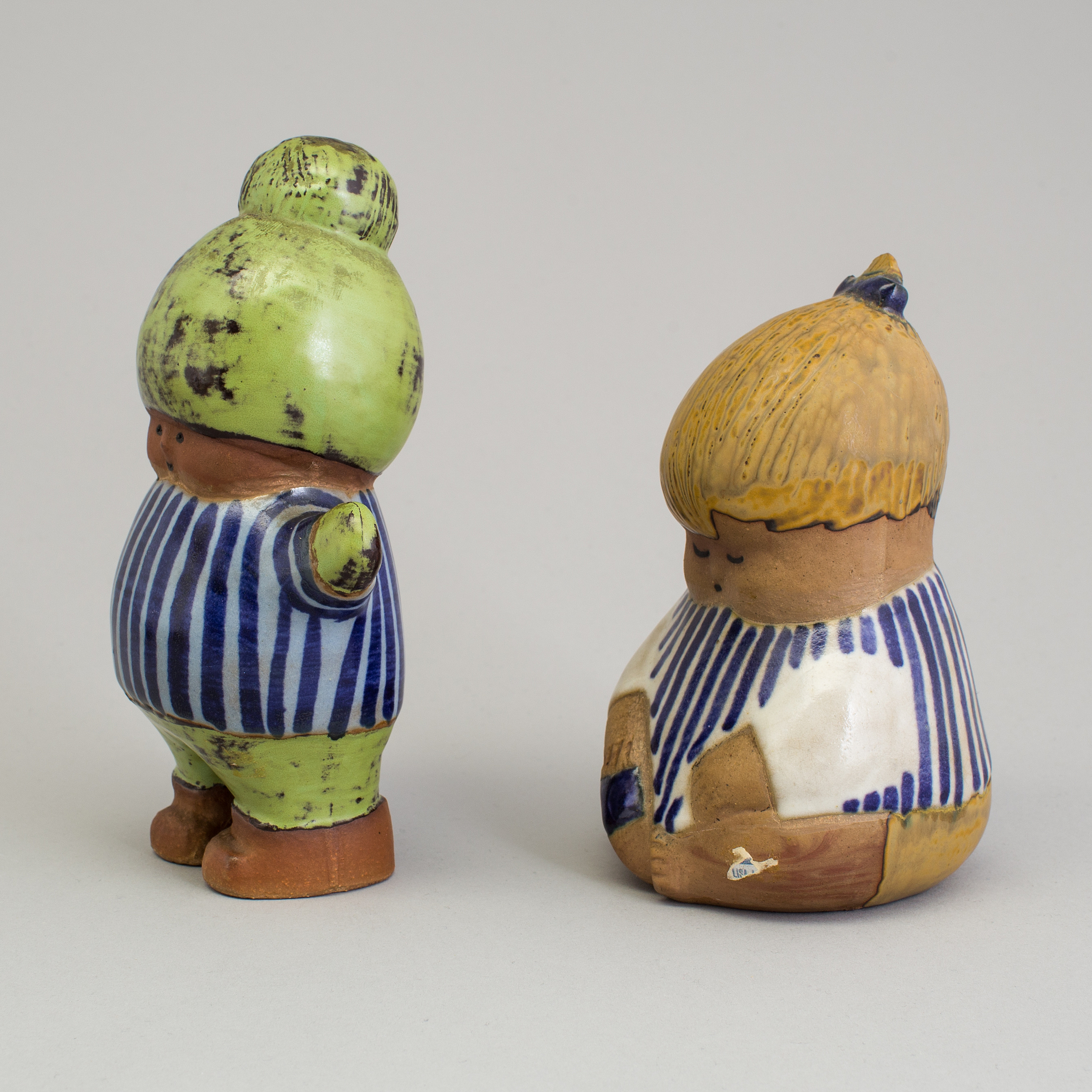 LISA LARSON, figurer, 2 st, stengods, Gustavsberg. - Bukowskis