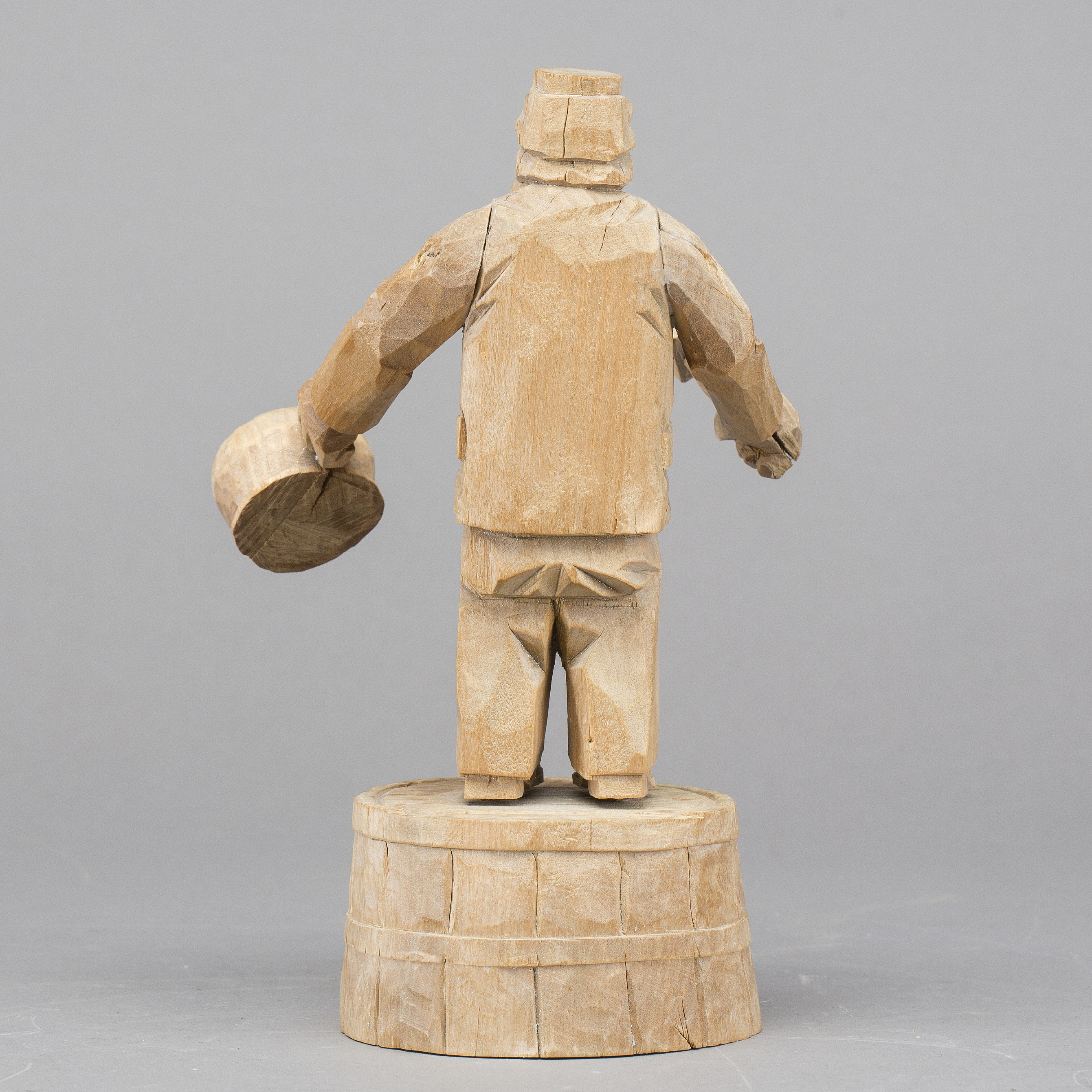 TRÄSKULPTURER, 2 st, en signerad Axel Ericsson. - Bukowskis