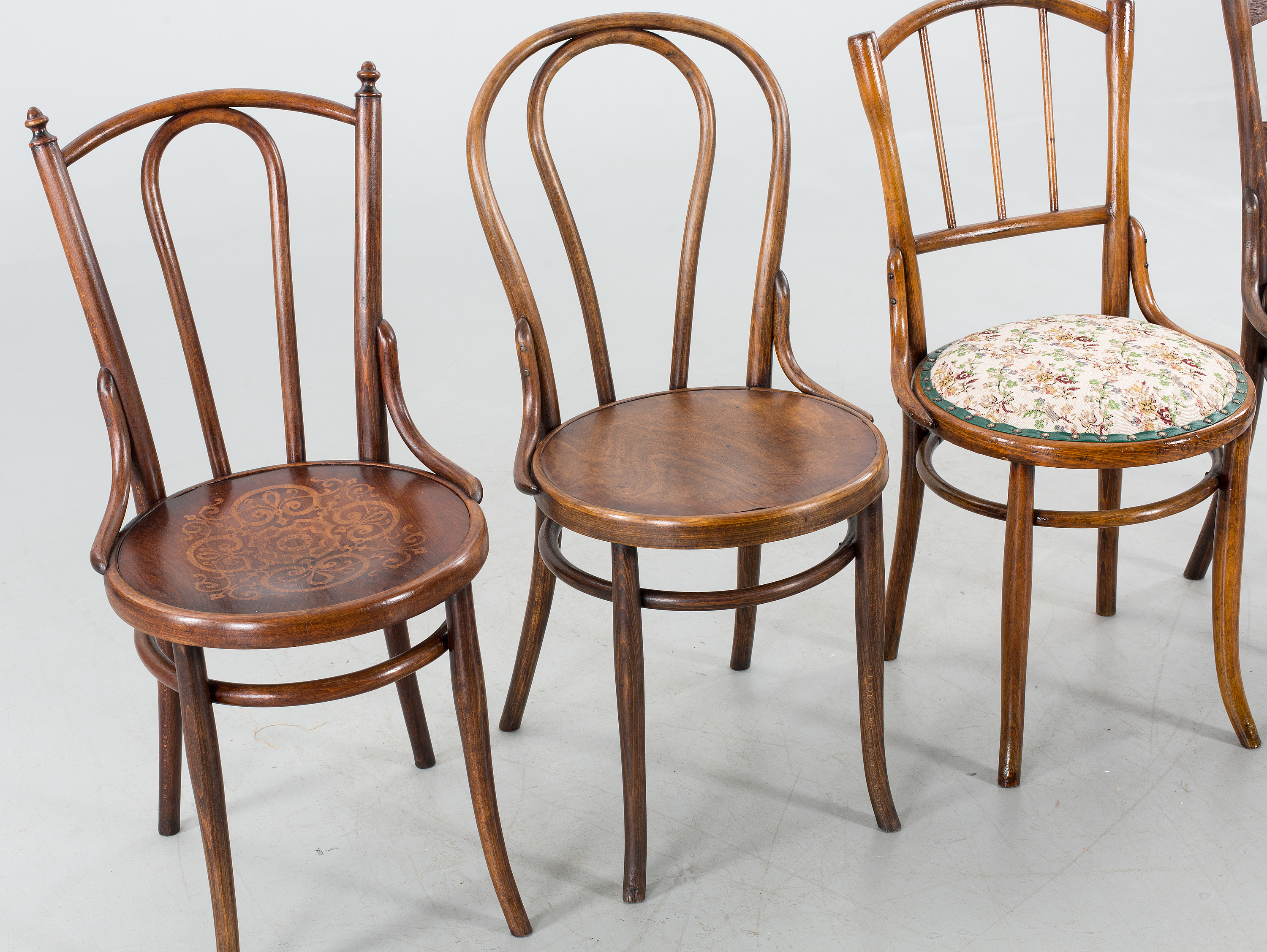 STOLAR, 4 st olika modeller. En märkt Thonet. - Bukowskis