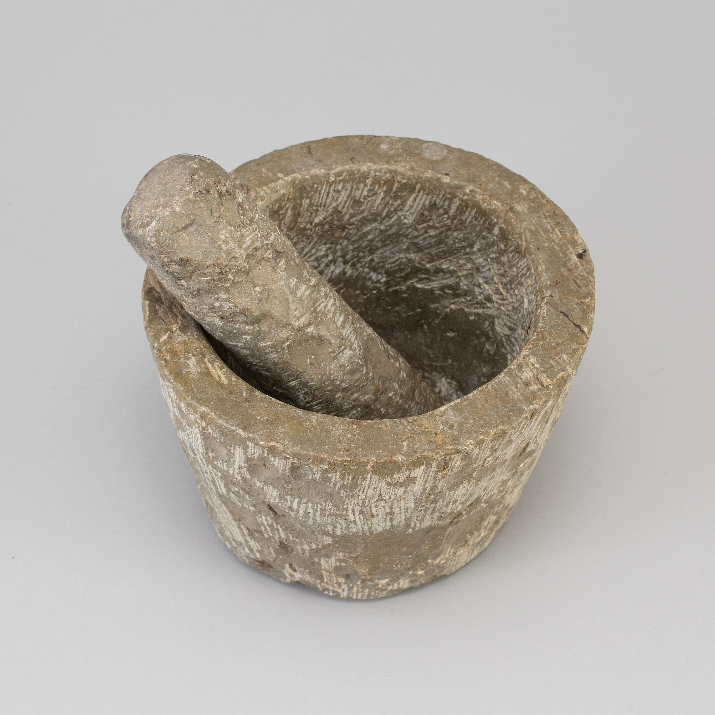 A LIMESTONE MORTAR, 18th century. - Bukowskis