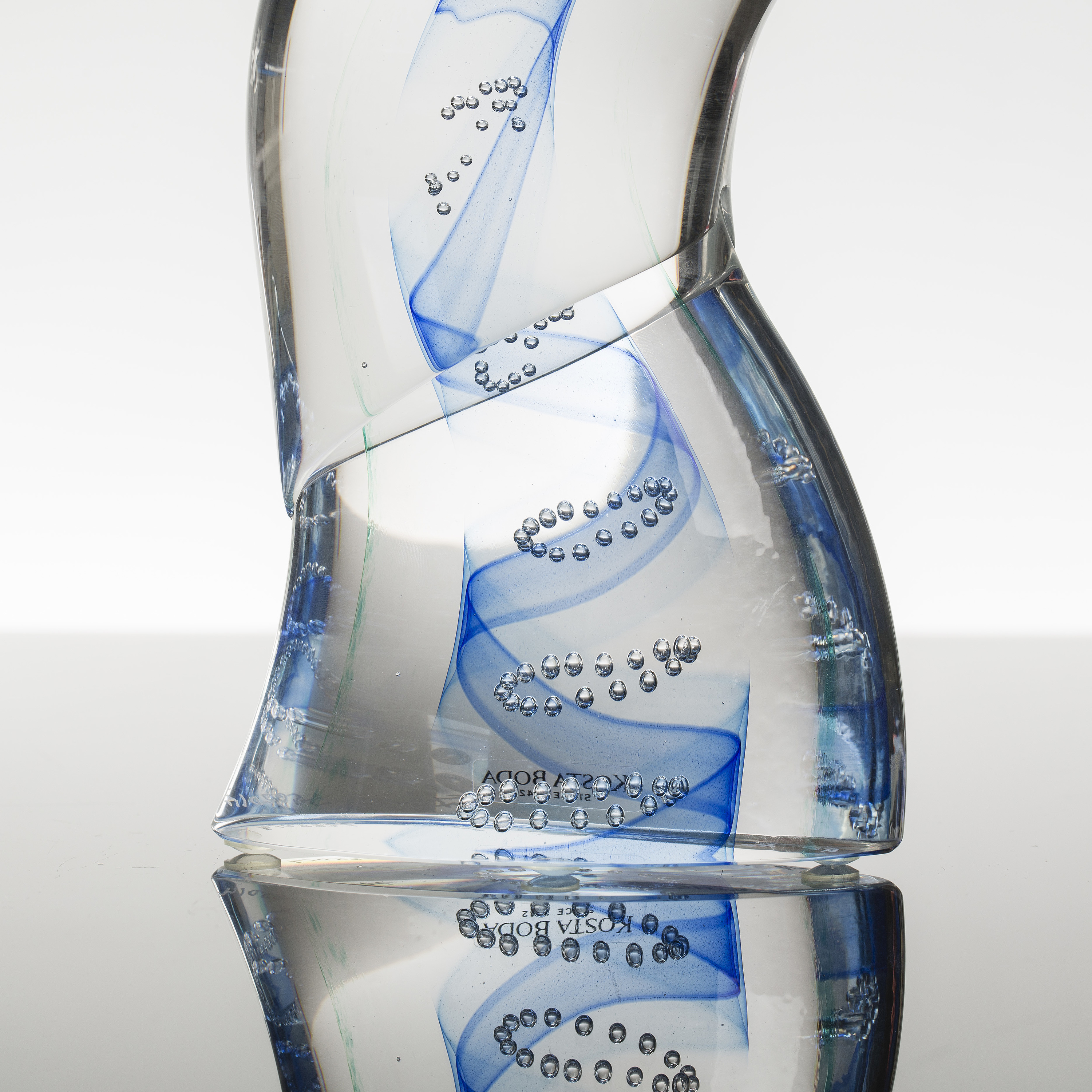 KJELL ENGMAN, Kosta Boda sculpture. - Bukowskis