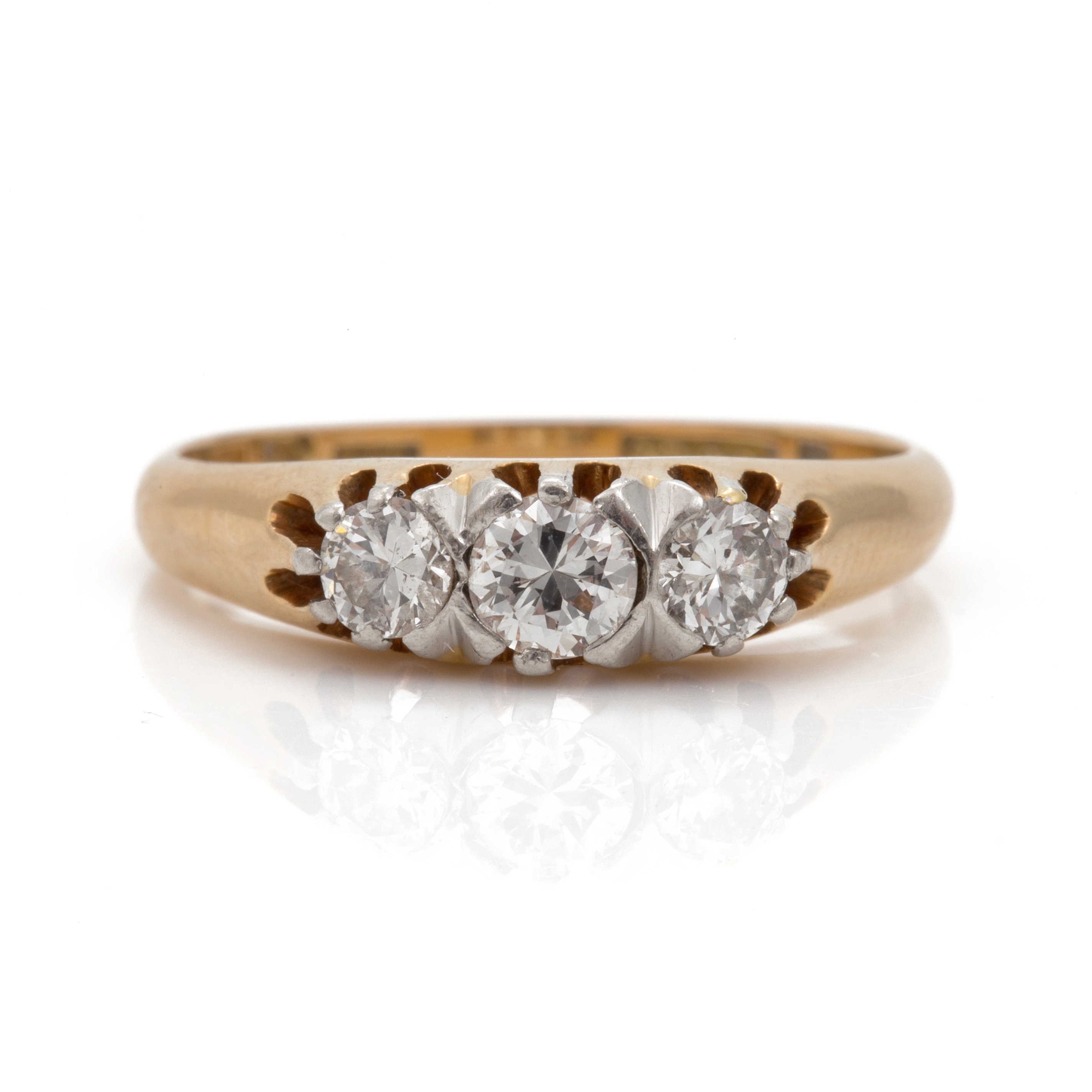 RING med tre briljantslipade diamanter. - Bukowskis