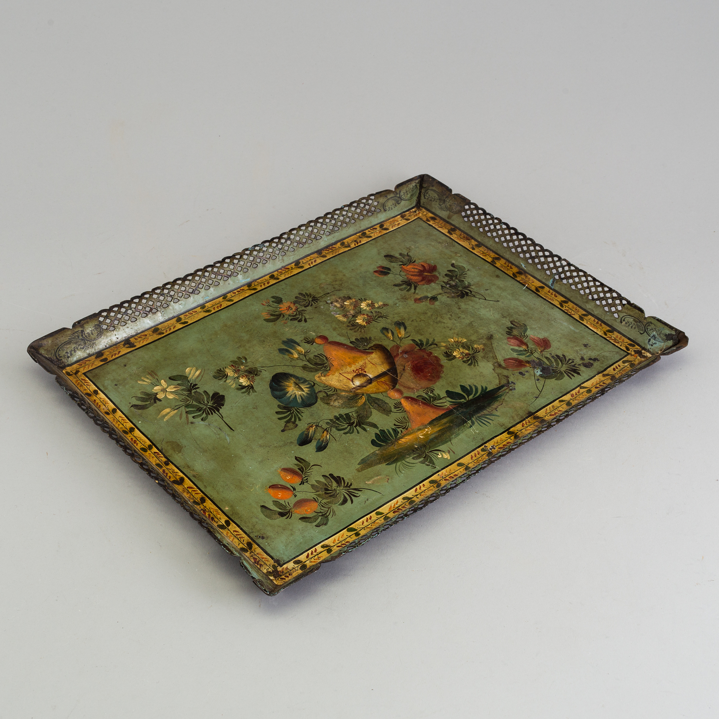 A painted metal tray late 18th century. - Bukowskis
