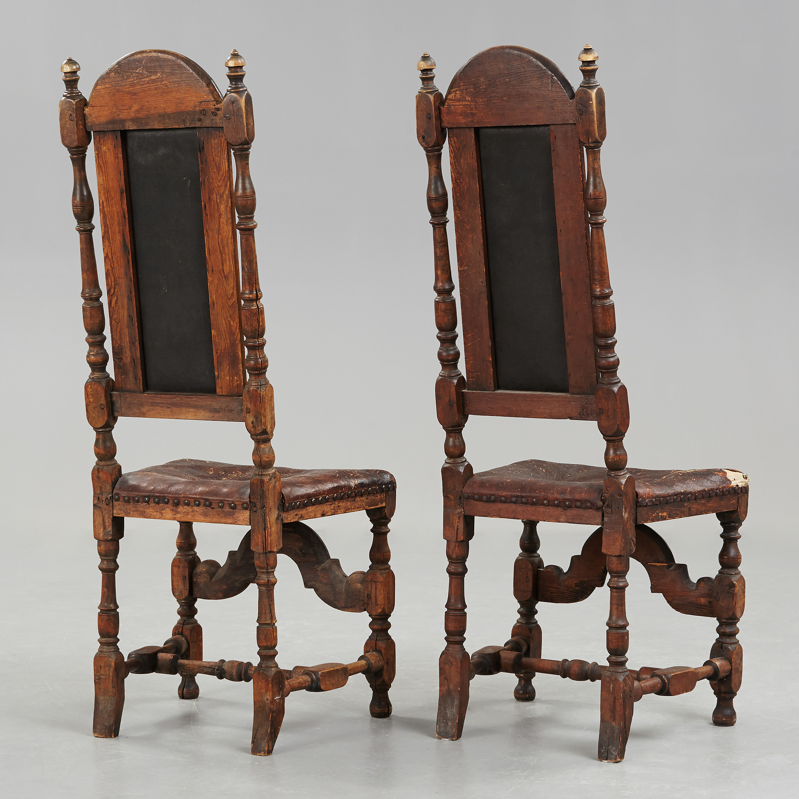A pair of 18th century Baroque chairs. - Bukowskis