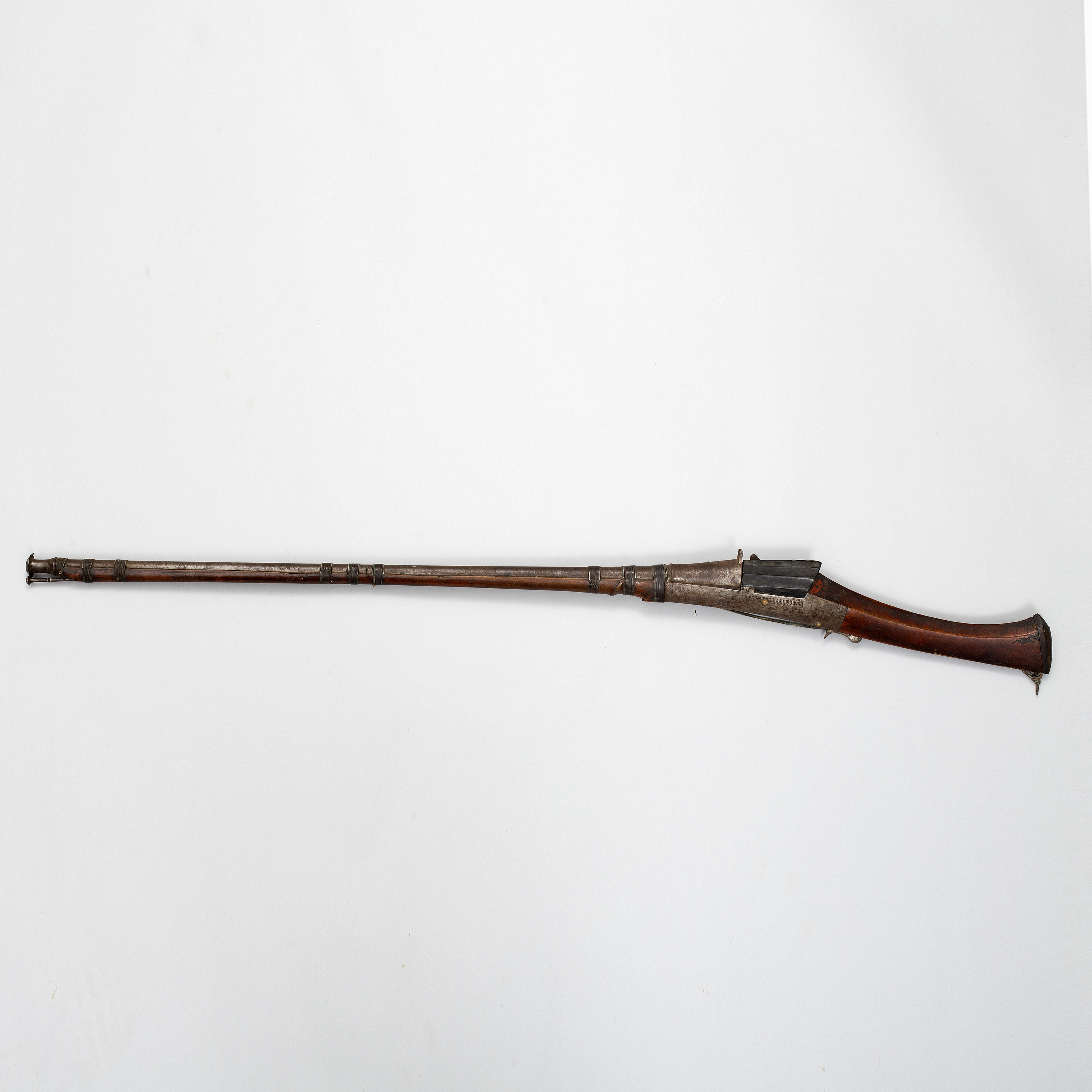 A 19th century musket, probably from the Ottoman Empire. - Bukowskis