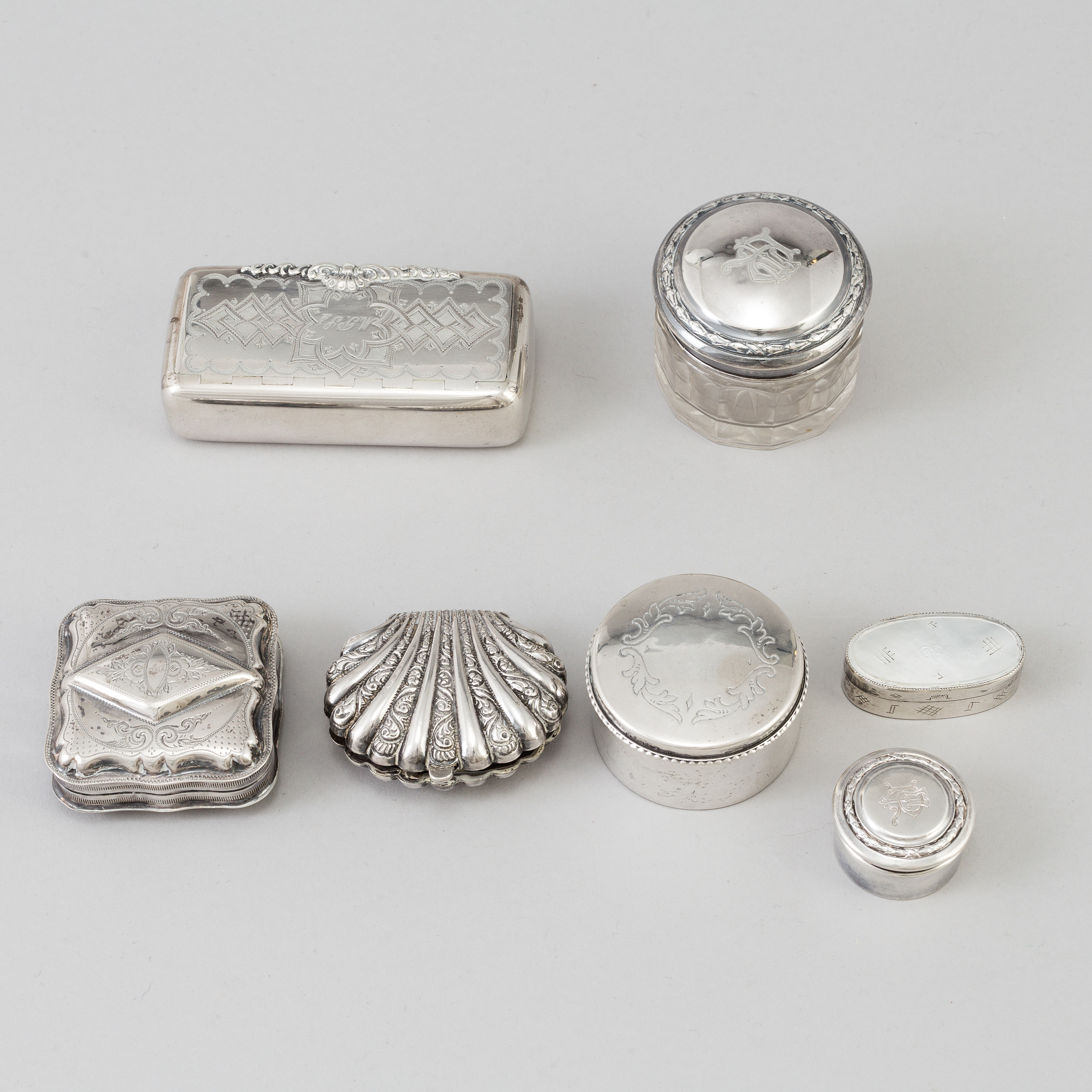 DOSOR, 7 st, silver, 1800-1900-tal. Total vikt utan glas 250 gram ...