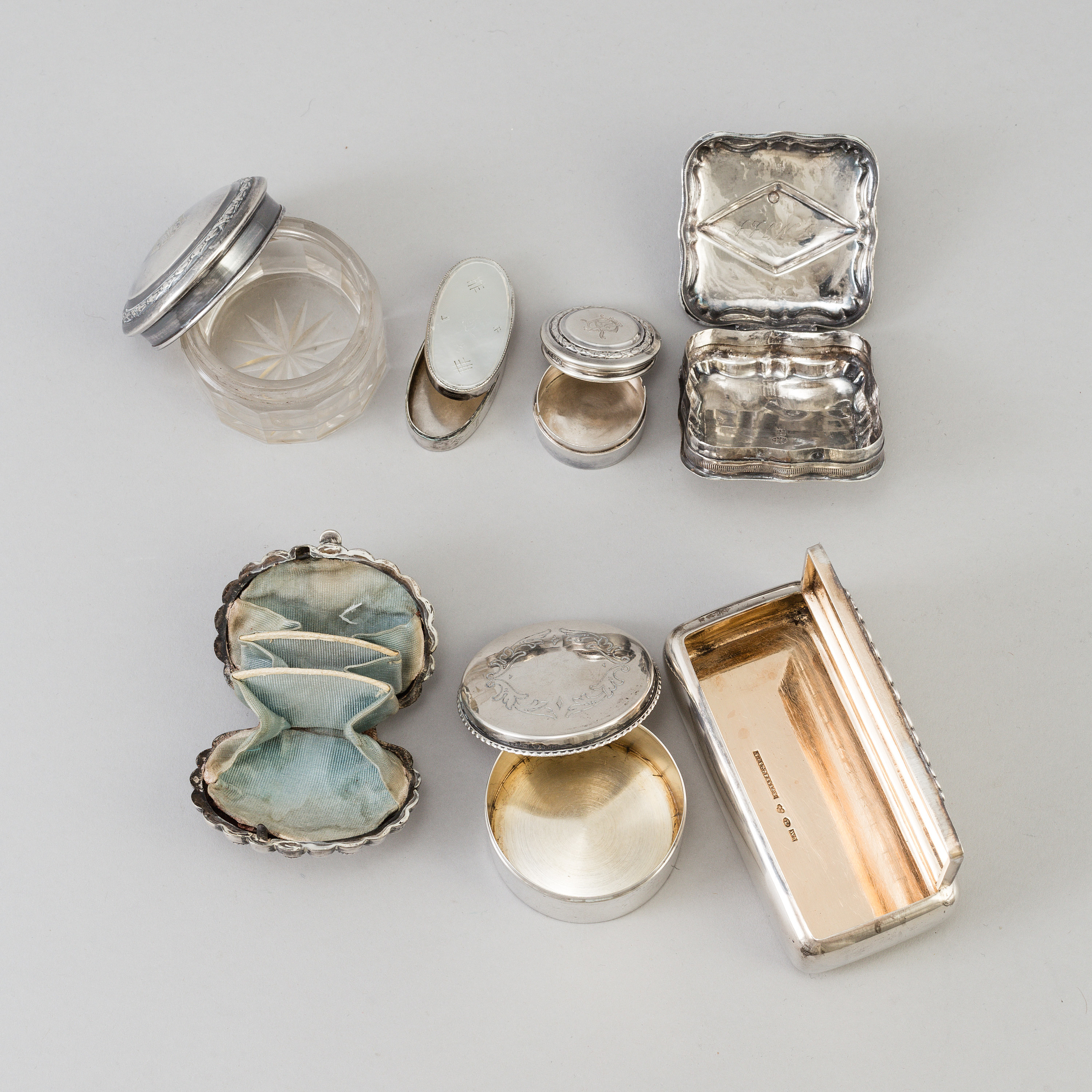 DOSOR, 7 st, silver, 1800-1900-tal. Total vikt utan glas 250 gram ...