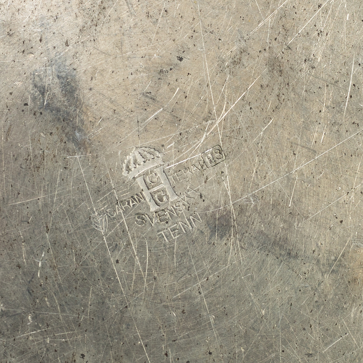 BRICKA, av tenn, art deco, CG Hallberg, Stockholm, 1934-tal. - Bukowskis