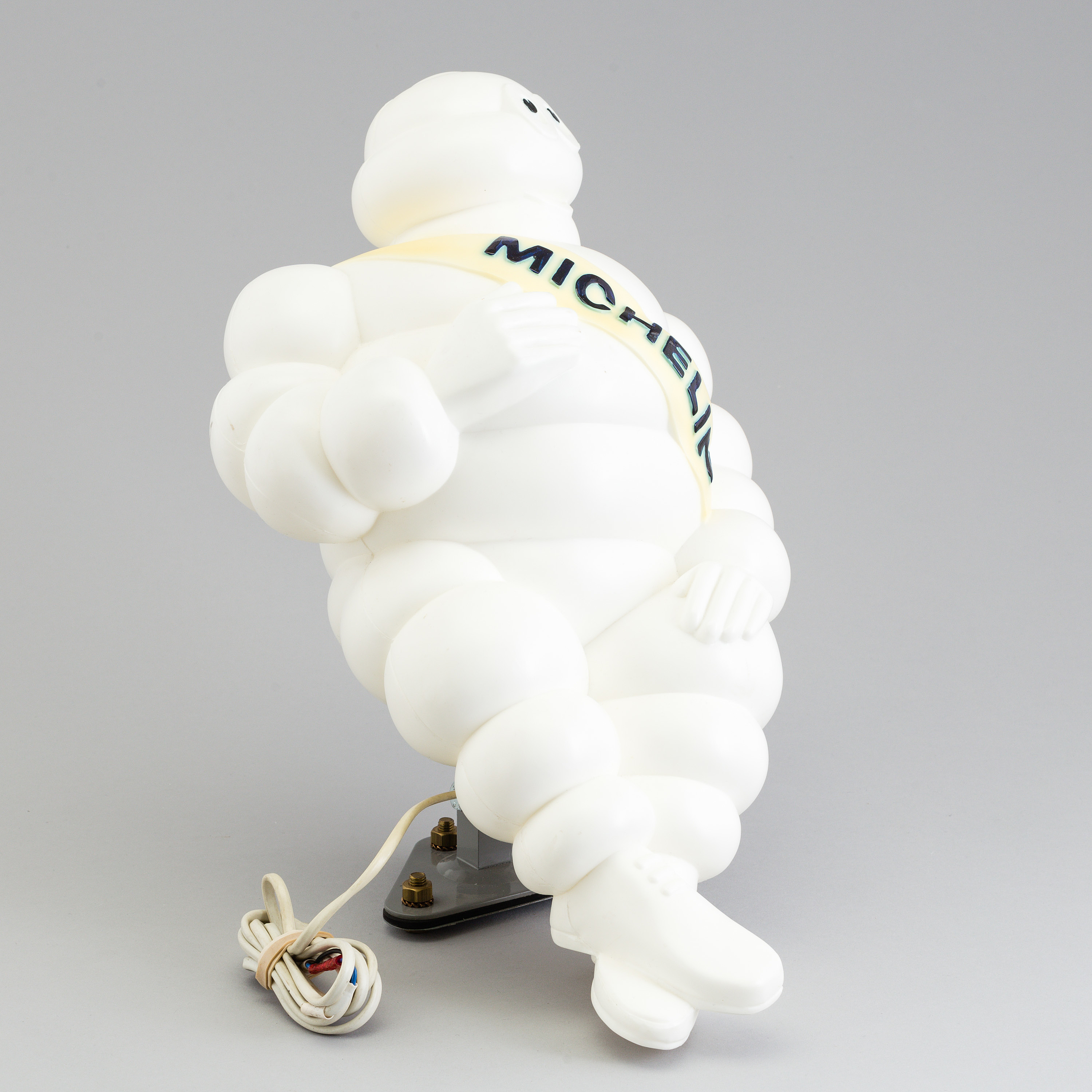 A 1986 plastic Michelin Man Lamp. - Bukowskis