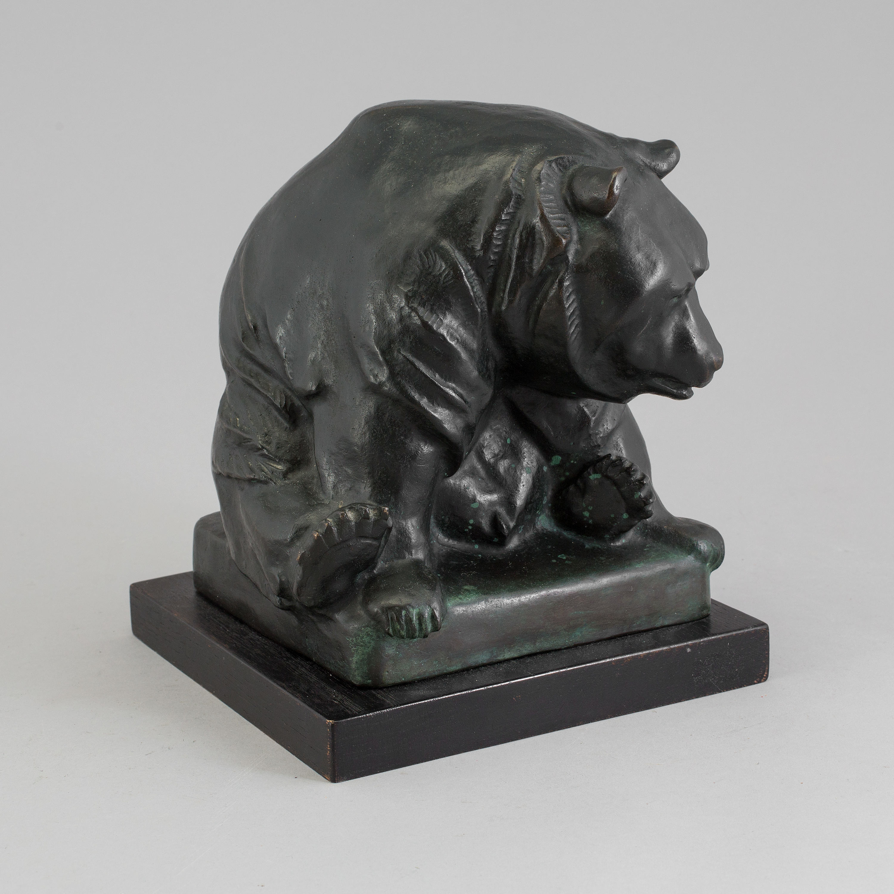 A bronze sculpture by Carl Fagerberg, signed. Herman Bergman. - Bukowskis