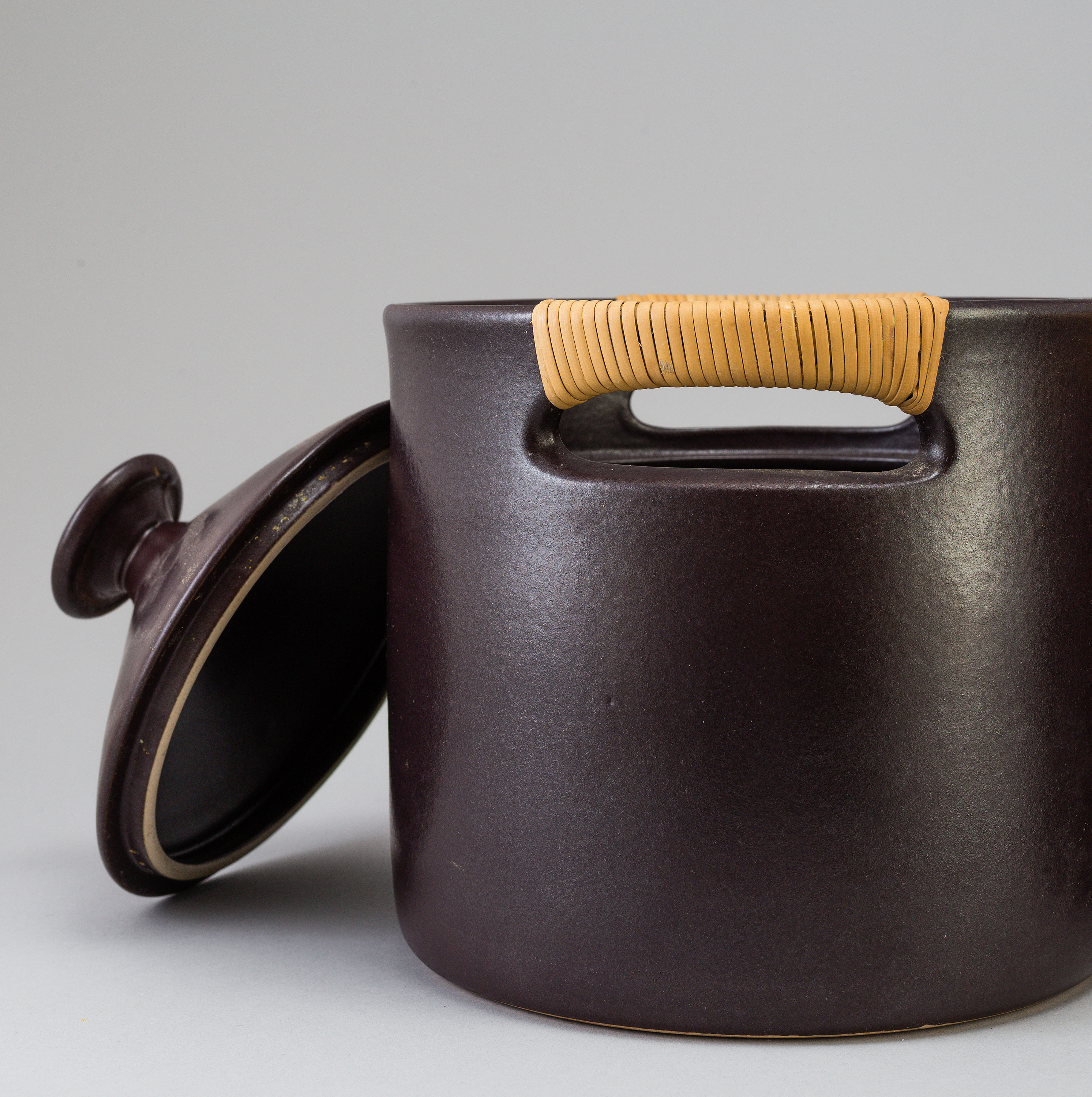 a pair of stoneware cooking pots "Terma" designed by Stig Lindberg for ...