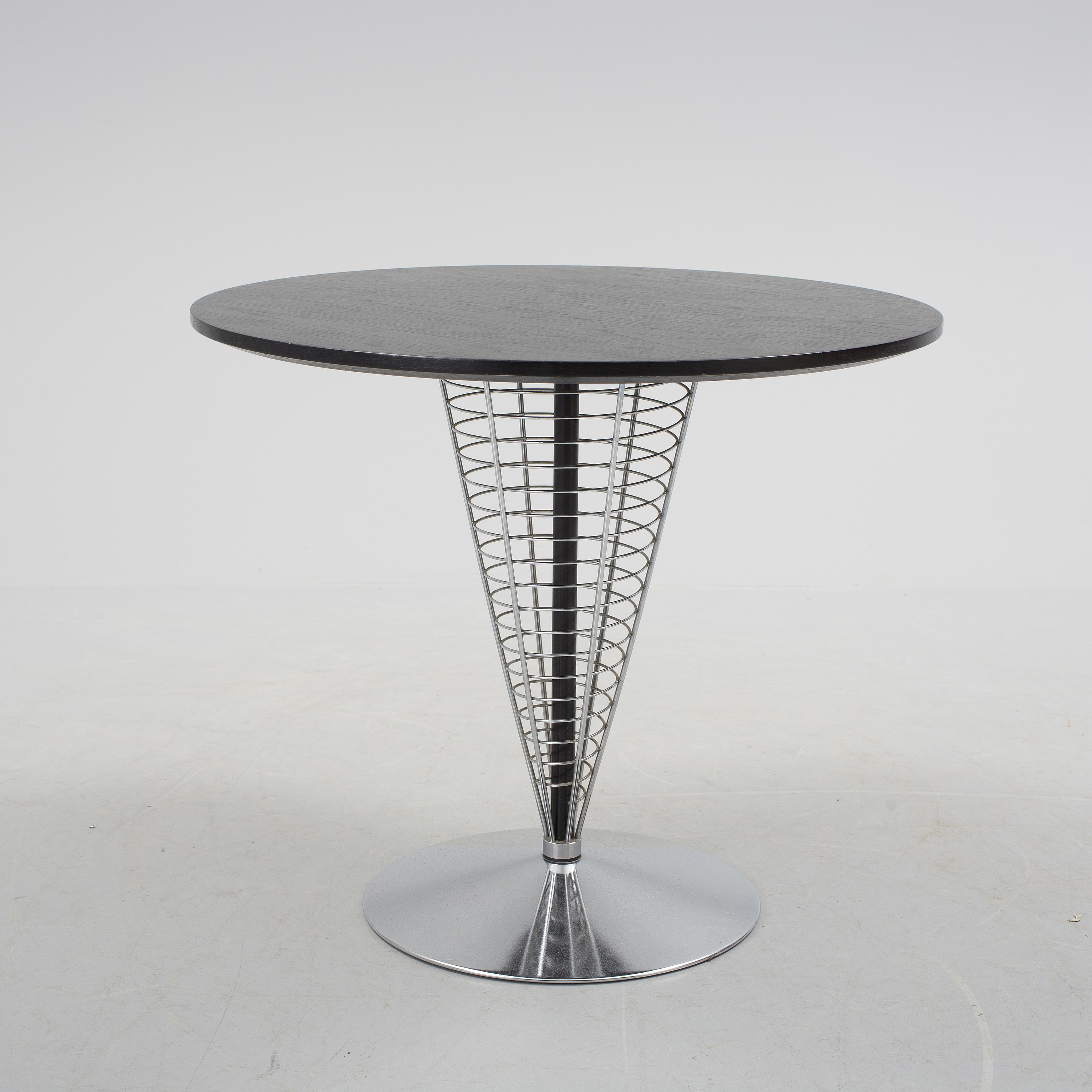 VERNER PANTON, table, "Cone-table", Fritz Hansen, 1980-tal. - Bukowskis