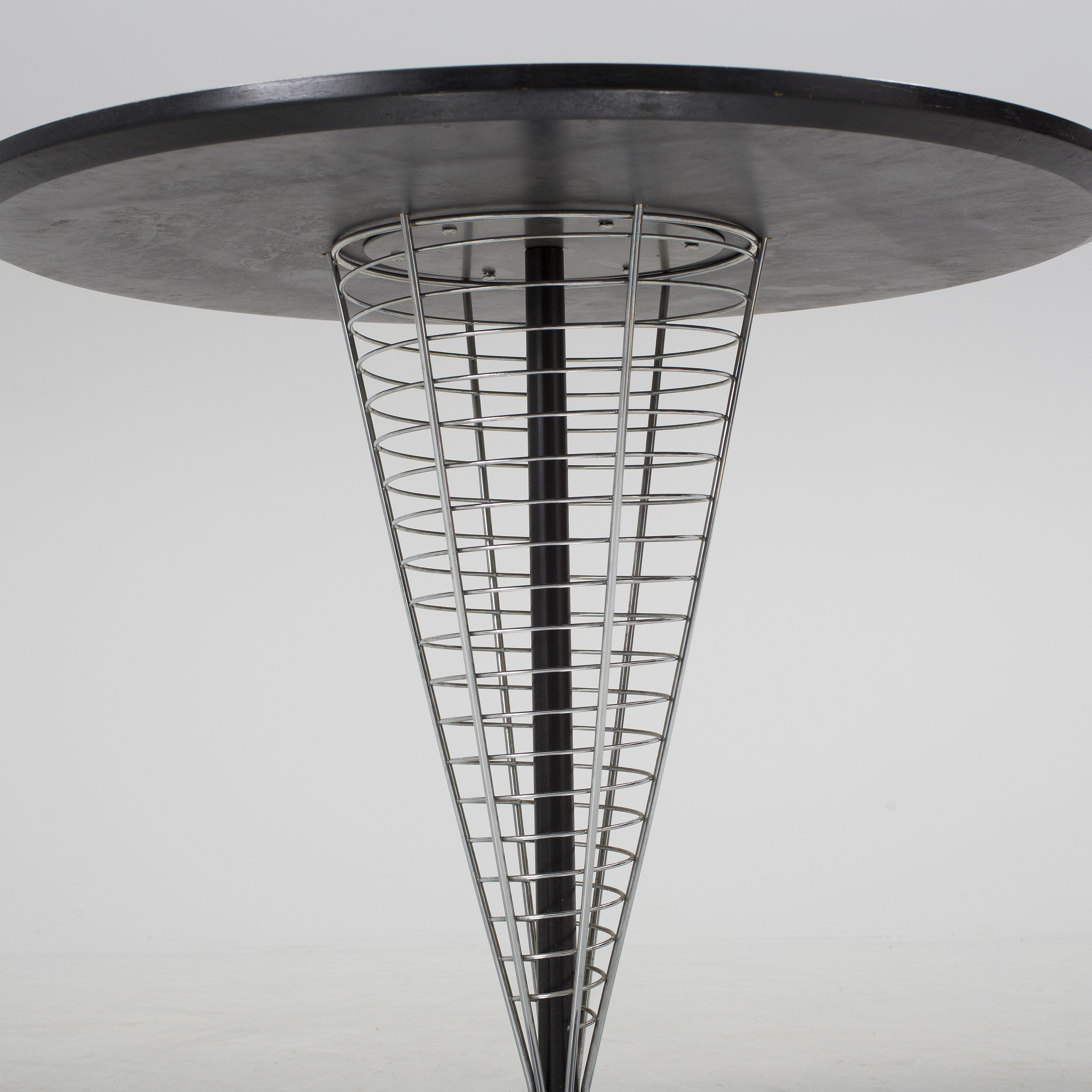 VERNER PANTON, bord, "Cone-table", Fritz Hansen, 1980-tal. - Bukowskis