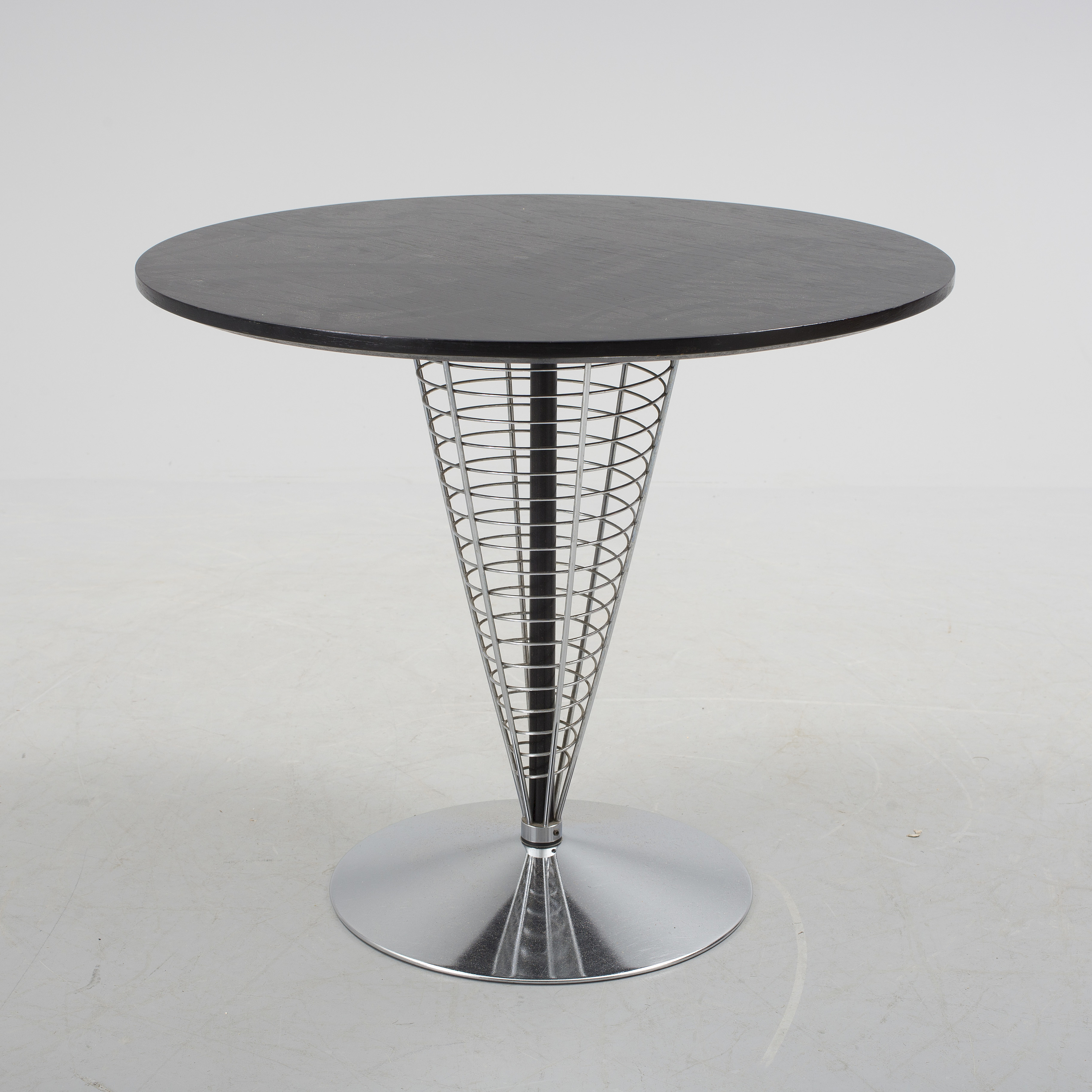 VERNER PANTON, table, "Cone-table", Fritz Hansen, 1980-tal. - Bukowskis
