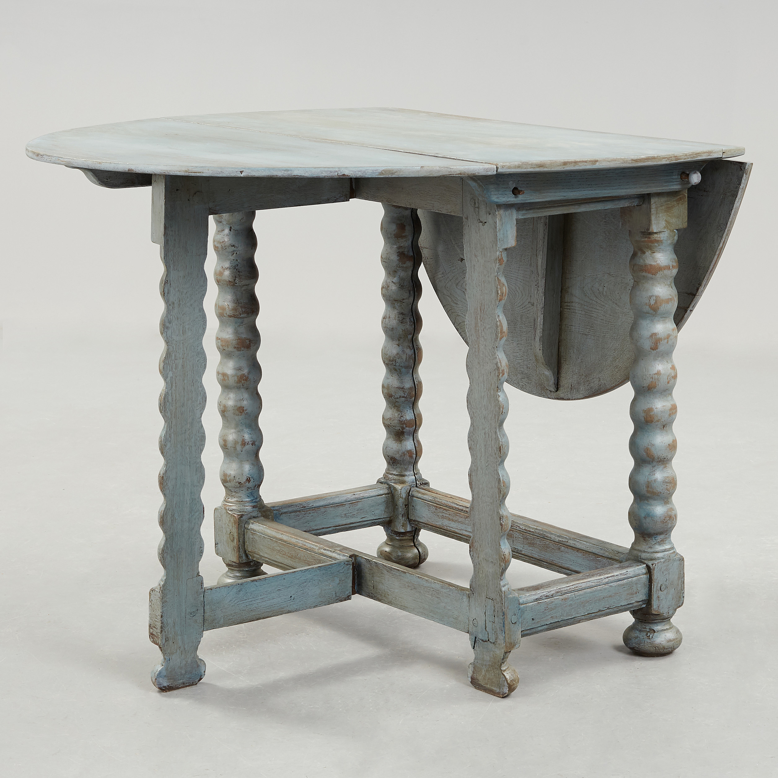 A mid 19th century table. - Bukowskis