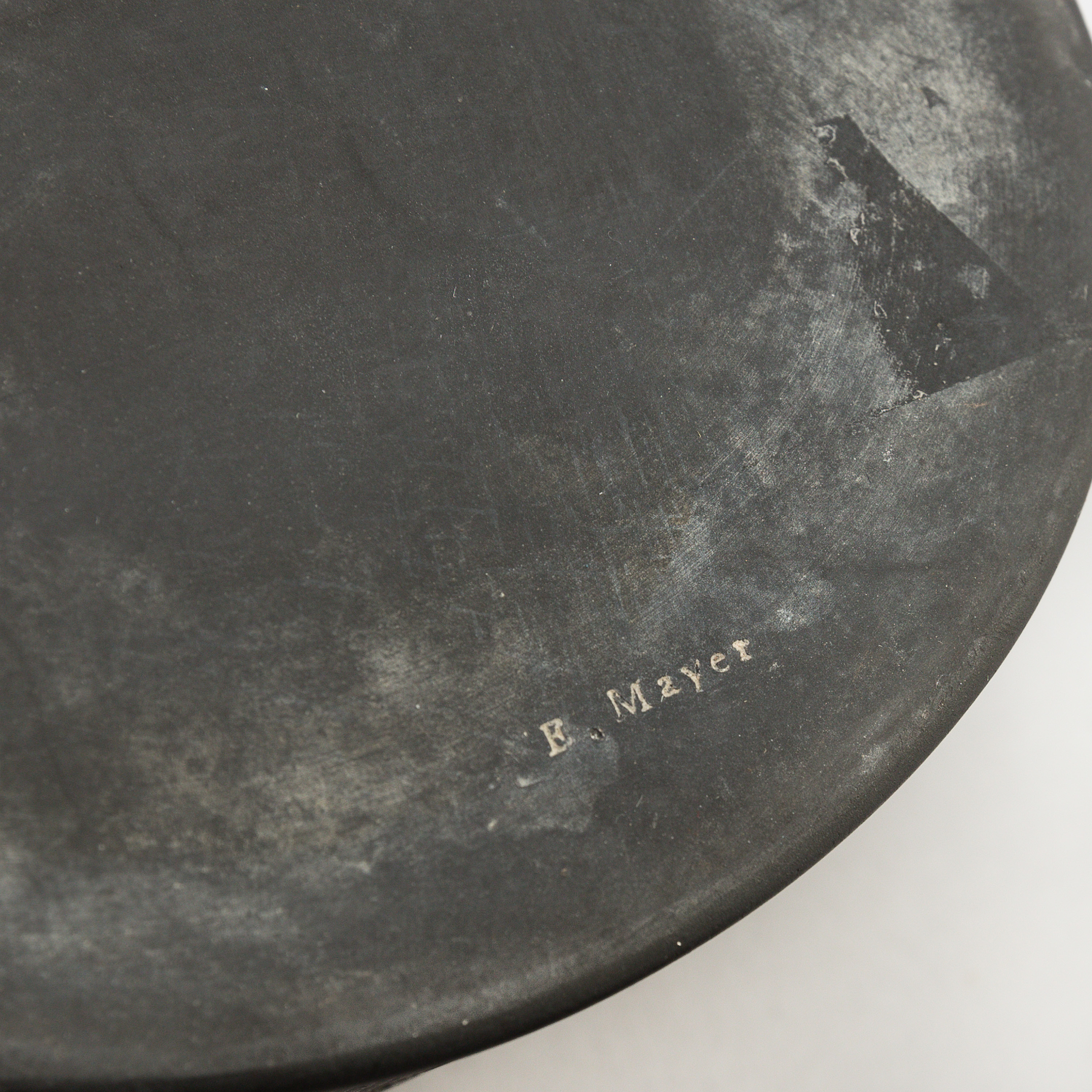 TEKANNA samt KOPPAR MED FAT, ett par, bland annat Elijah Mayer, England ...