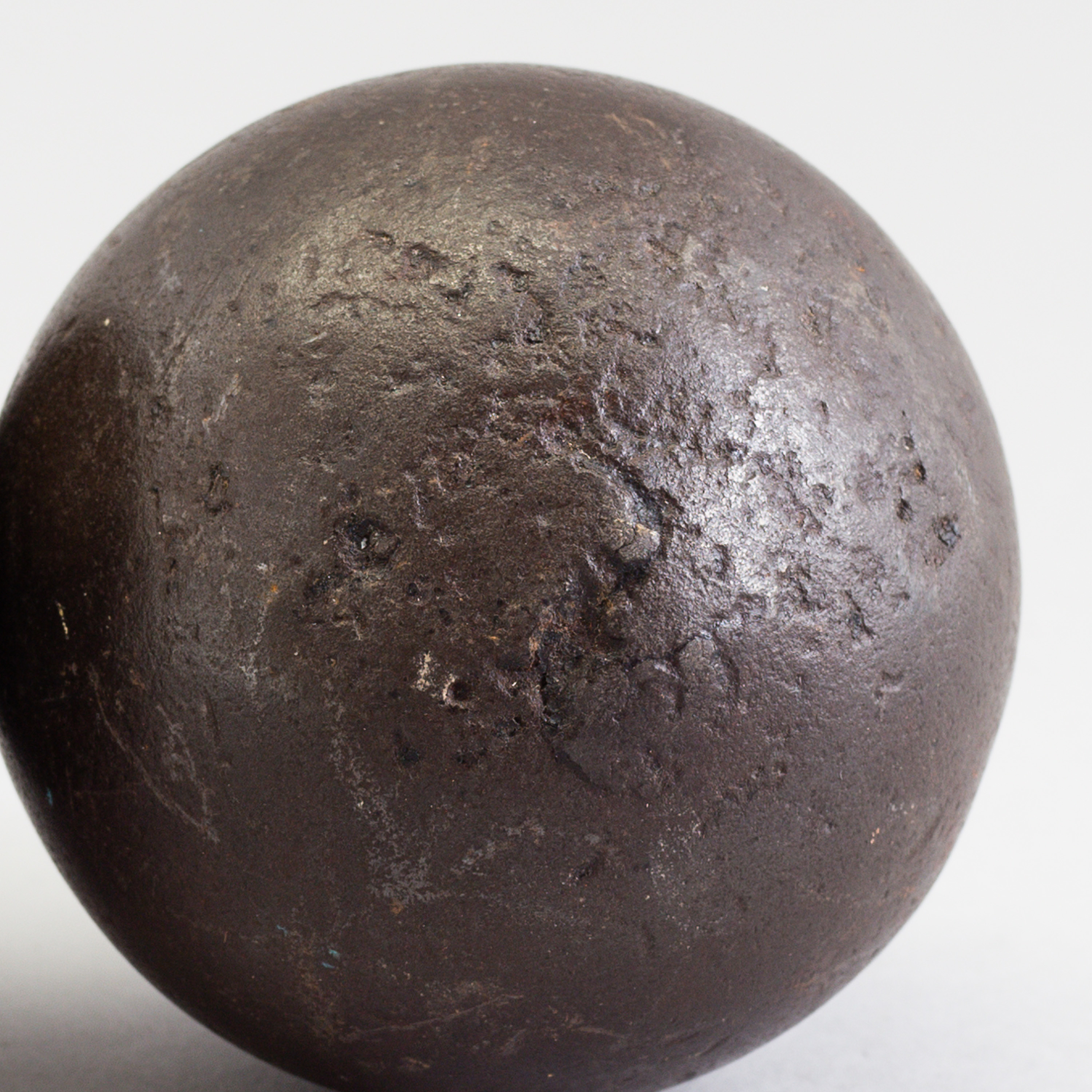 FOUR IRON BULLETS, 18th century. - Bukowskis